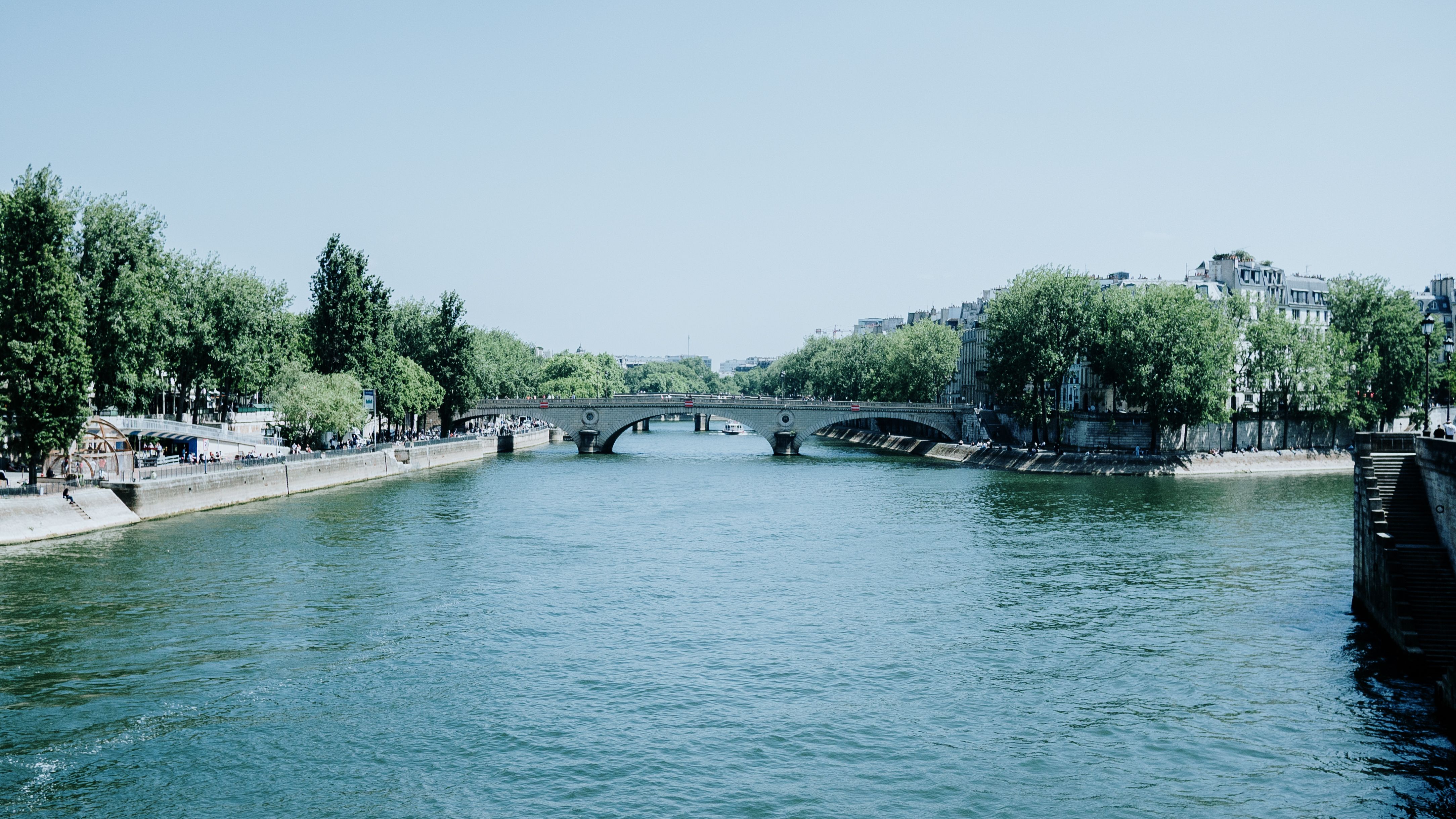 Serene View of the Seine River in Paris · Free Stock Photo