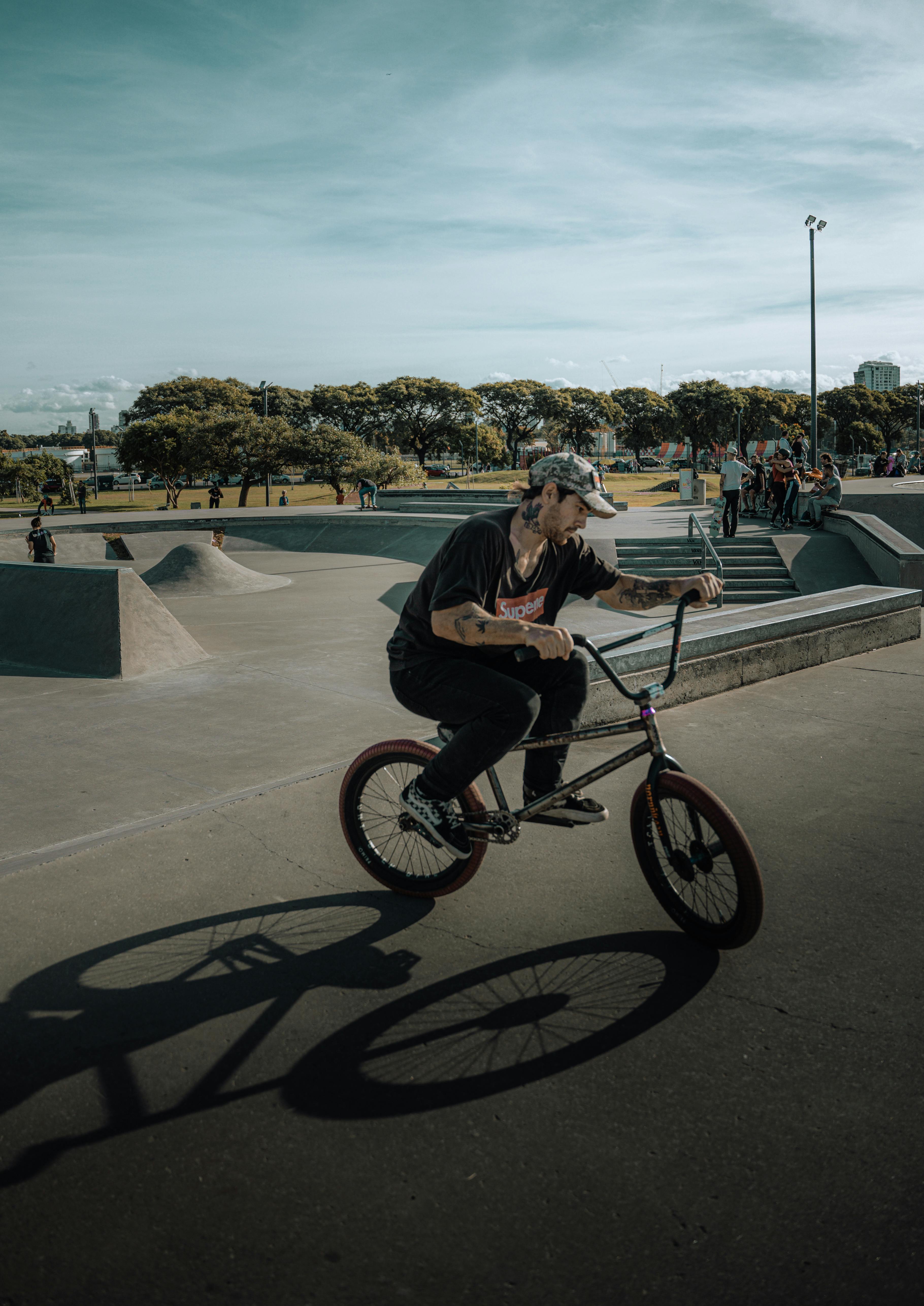Dynamic BMX Rider in Urban Skate Park Setting · Free Stock Photo