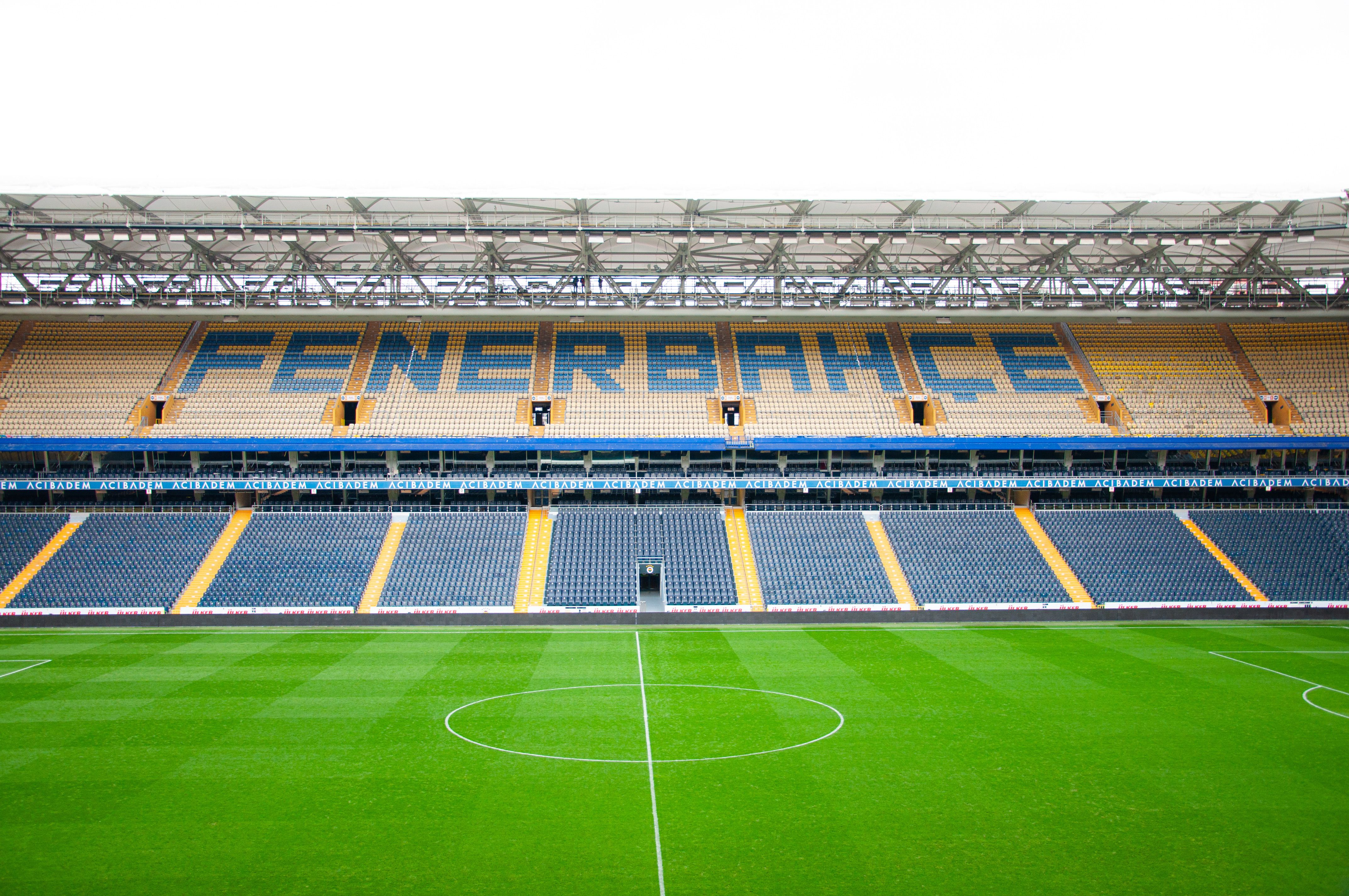 Fenerbahçe Stadium empty seats and green field · Free Stock Photo