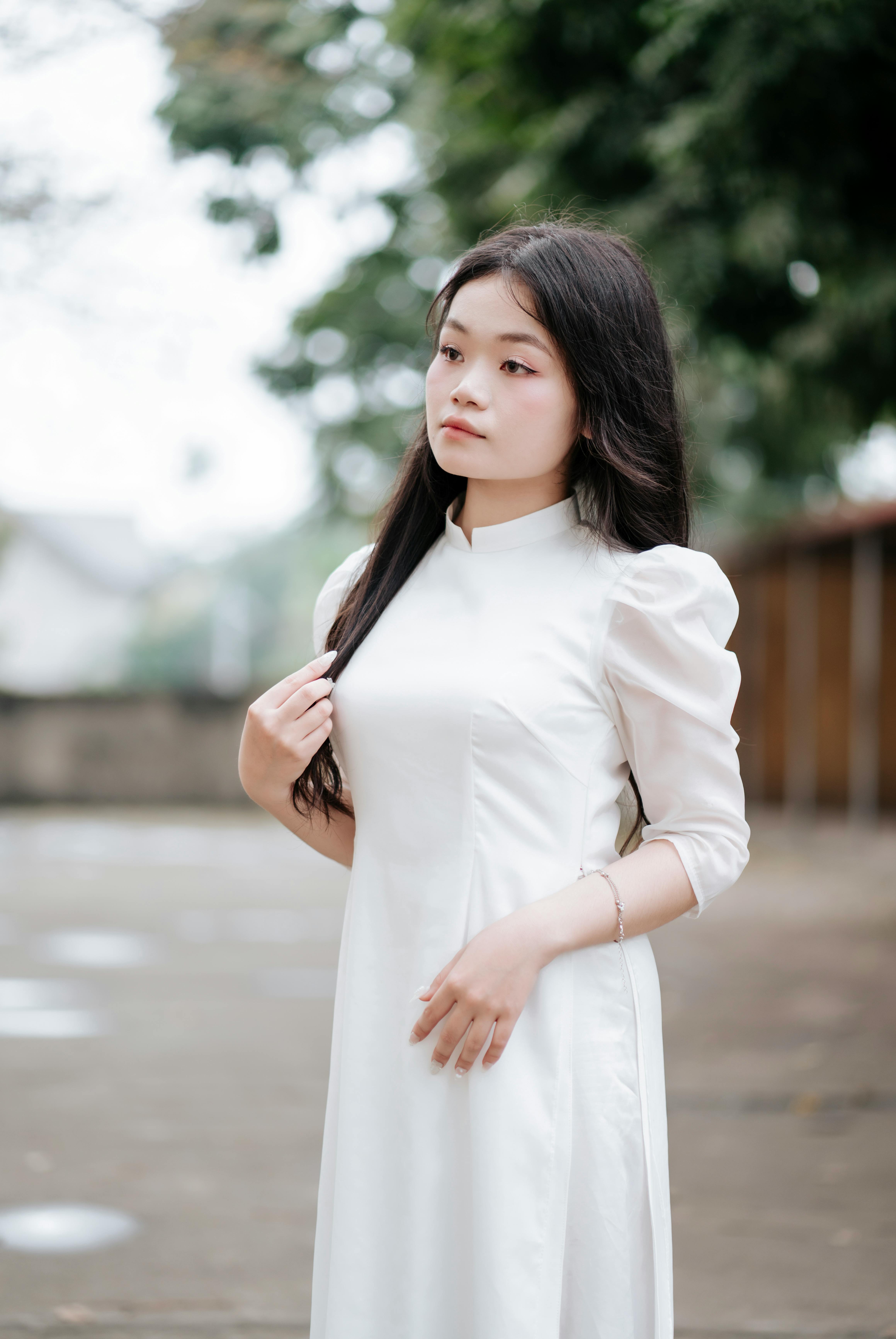 Woman Posing for Photo Shoot · Free Stock Photo