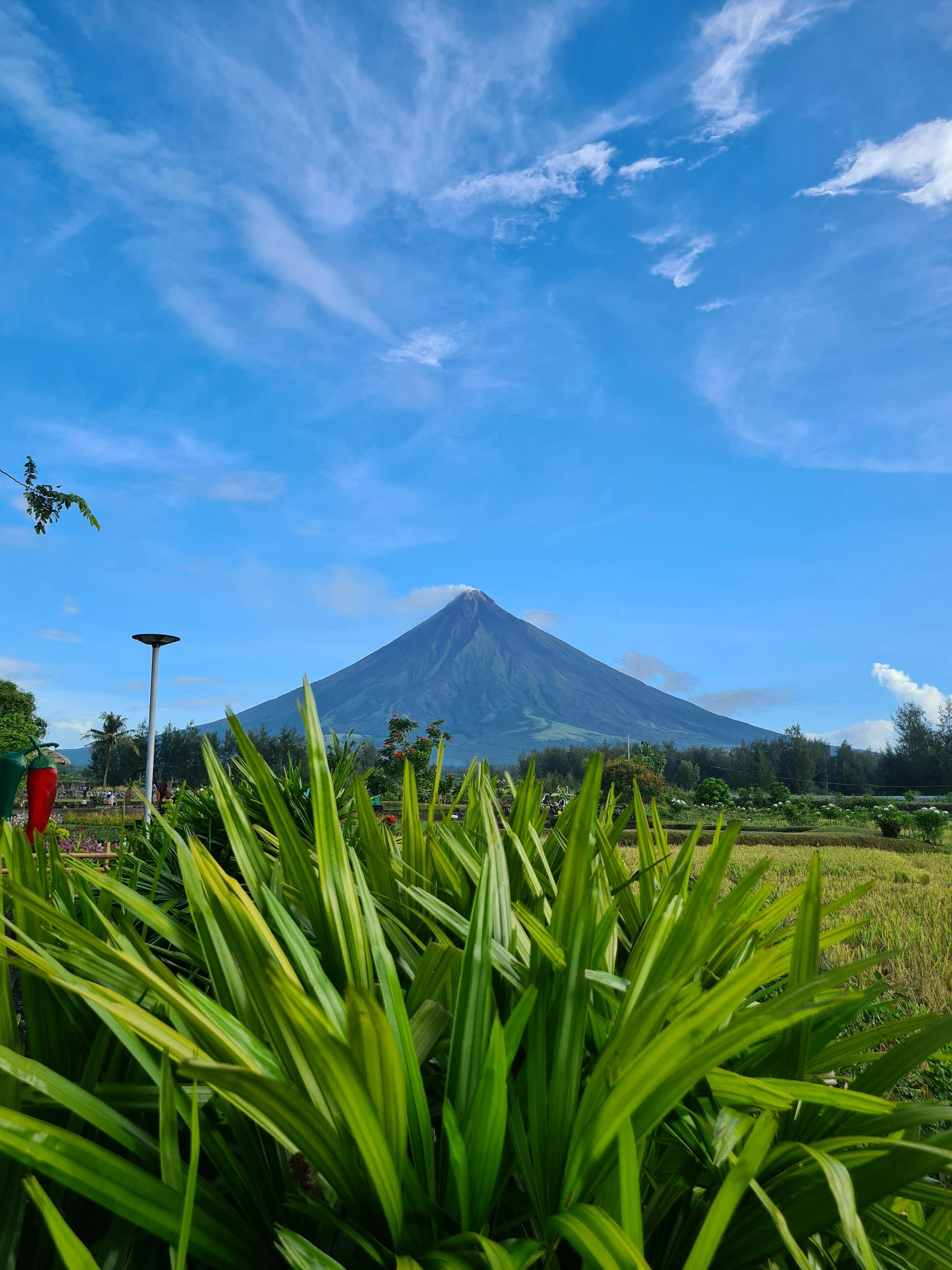 Majestic View of Mayon Volcano from Bicol · Free Stock Photo