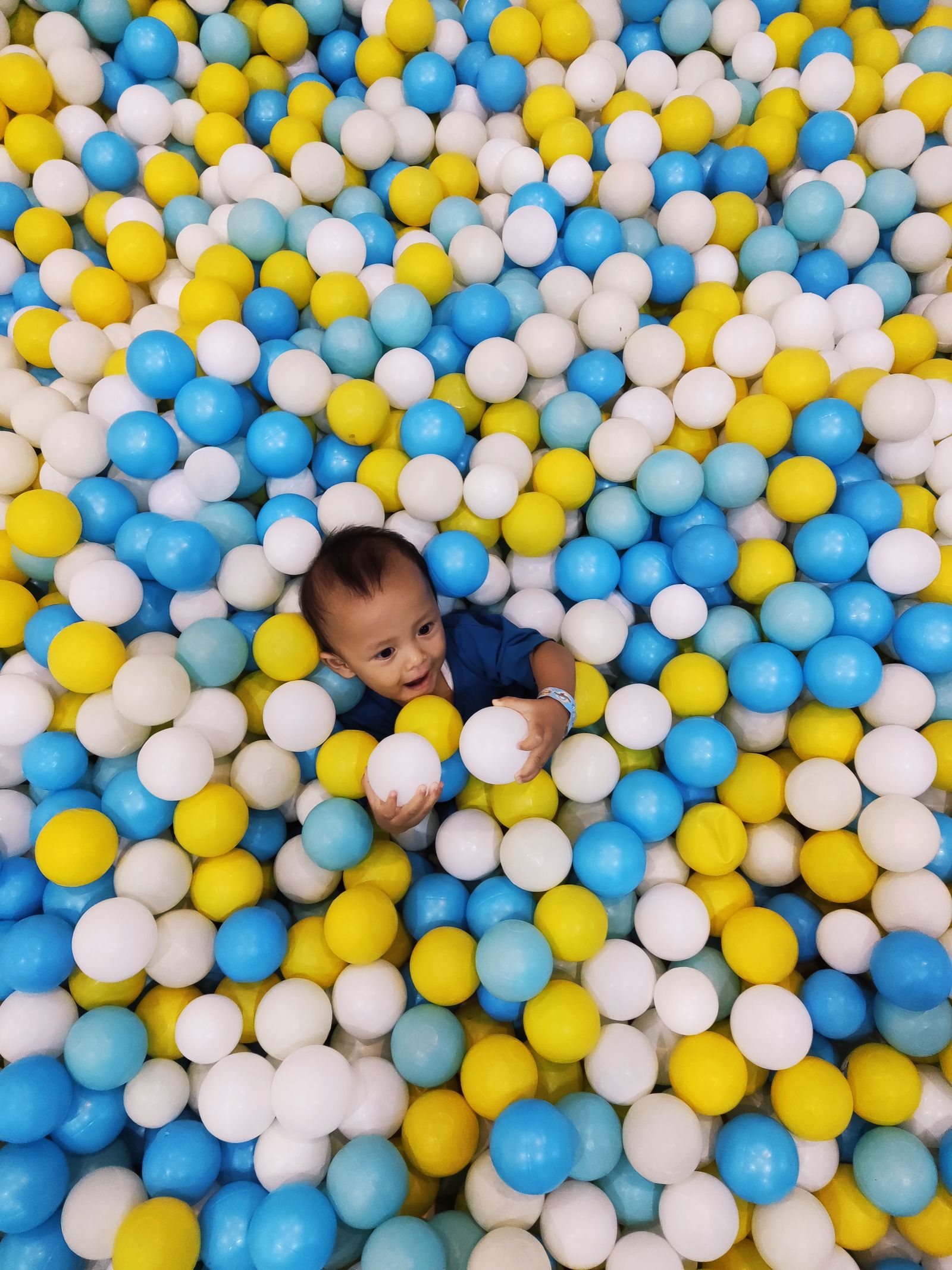 Ball Pit Photos, Download The BEST Free Ball Pit Stock Photos & HD Images