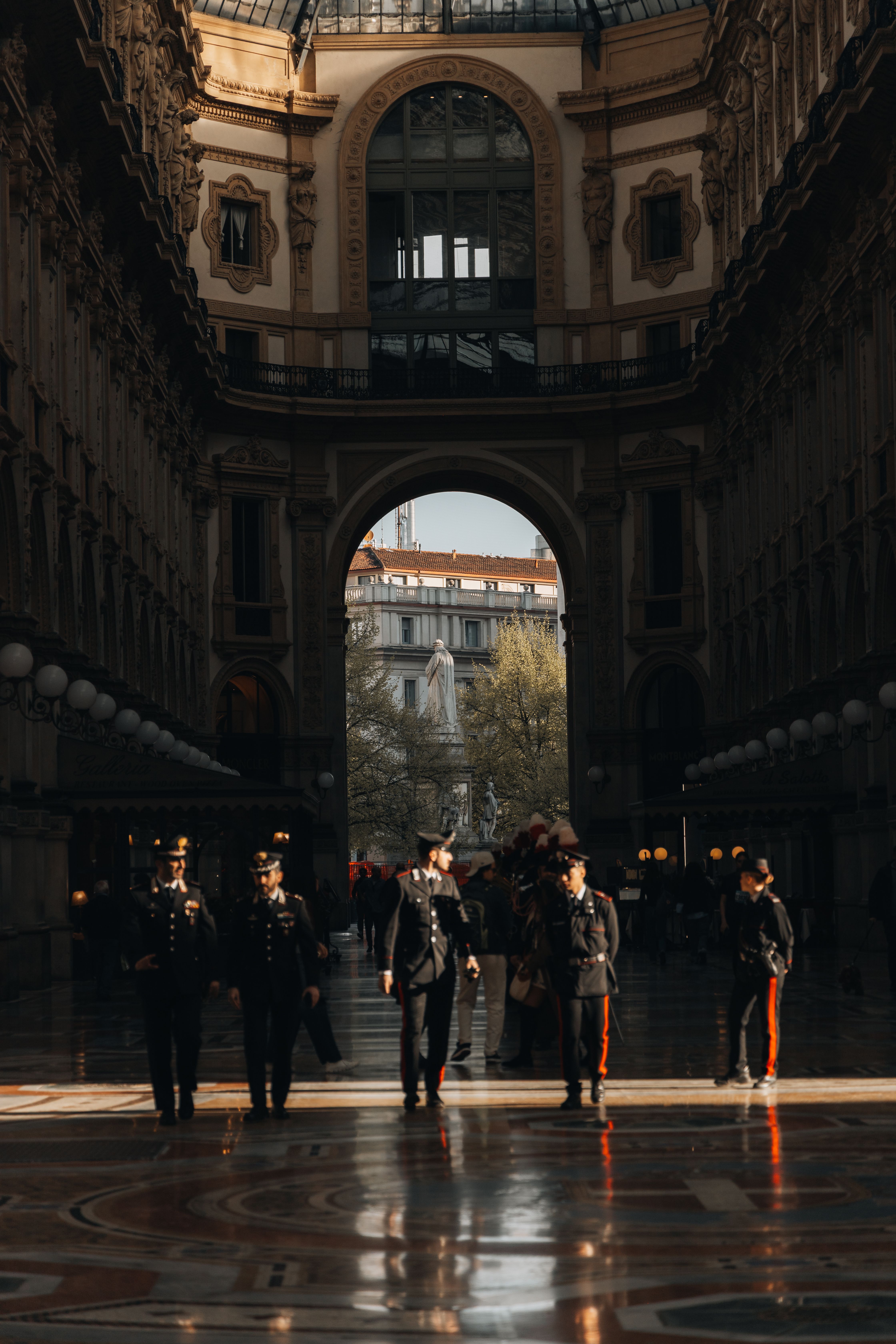 Italian Gallery with Police Officers in Milan · Free Stock Photo