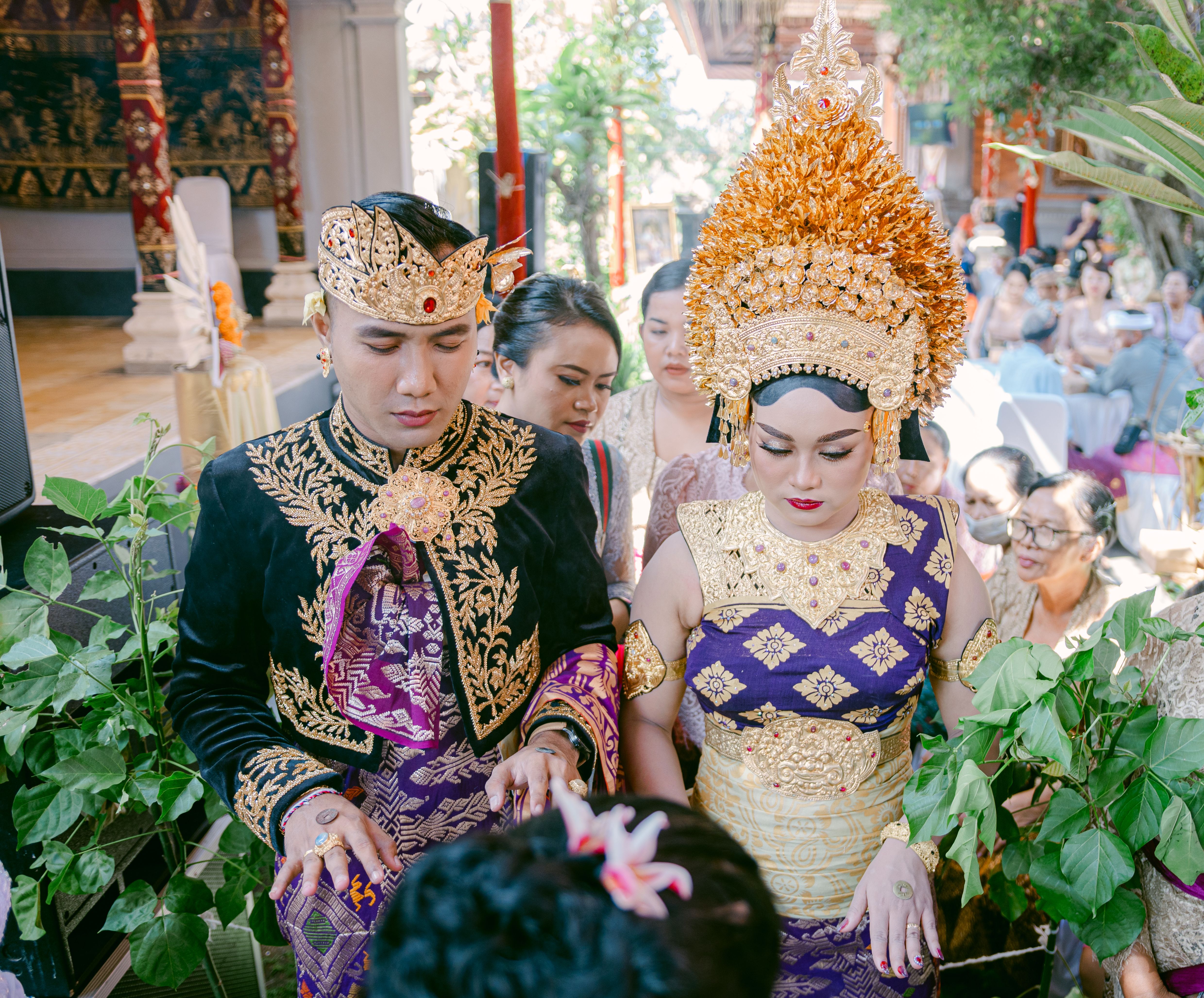Balinese Wedding Ceremony with Traditional Attire · Free Stock Photo