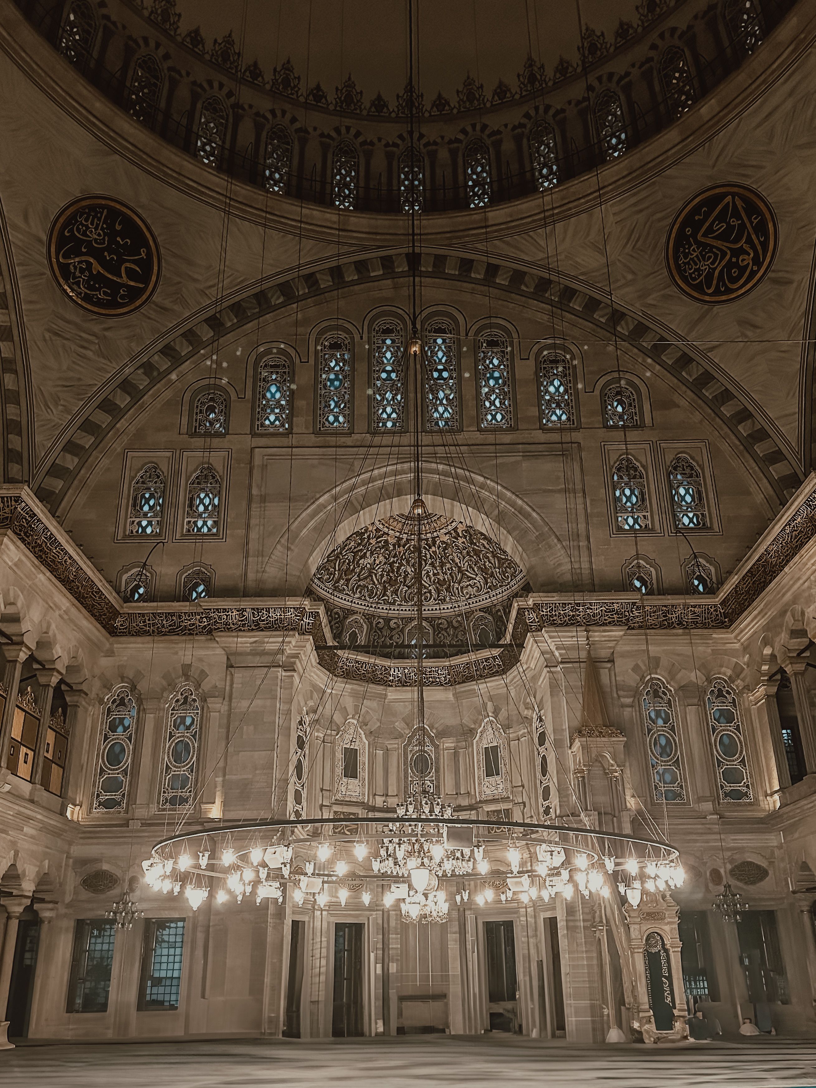 Monumental Interior of Sabanci Central Mosque in Adana · Free Stock Photo