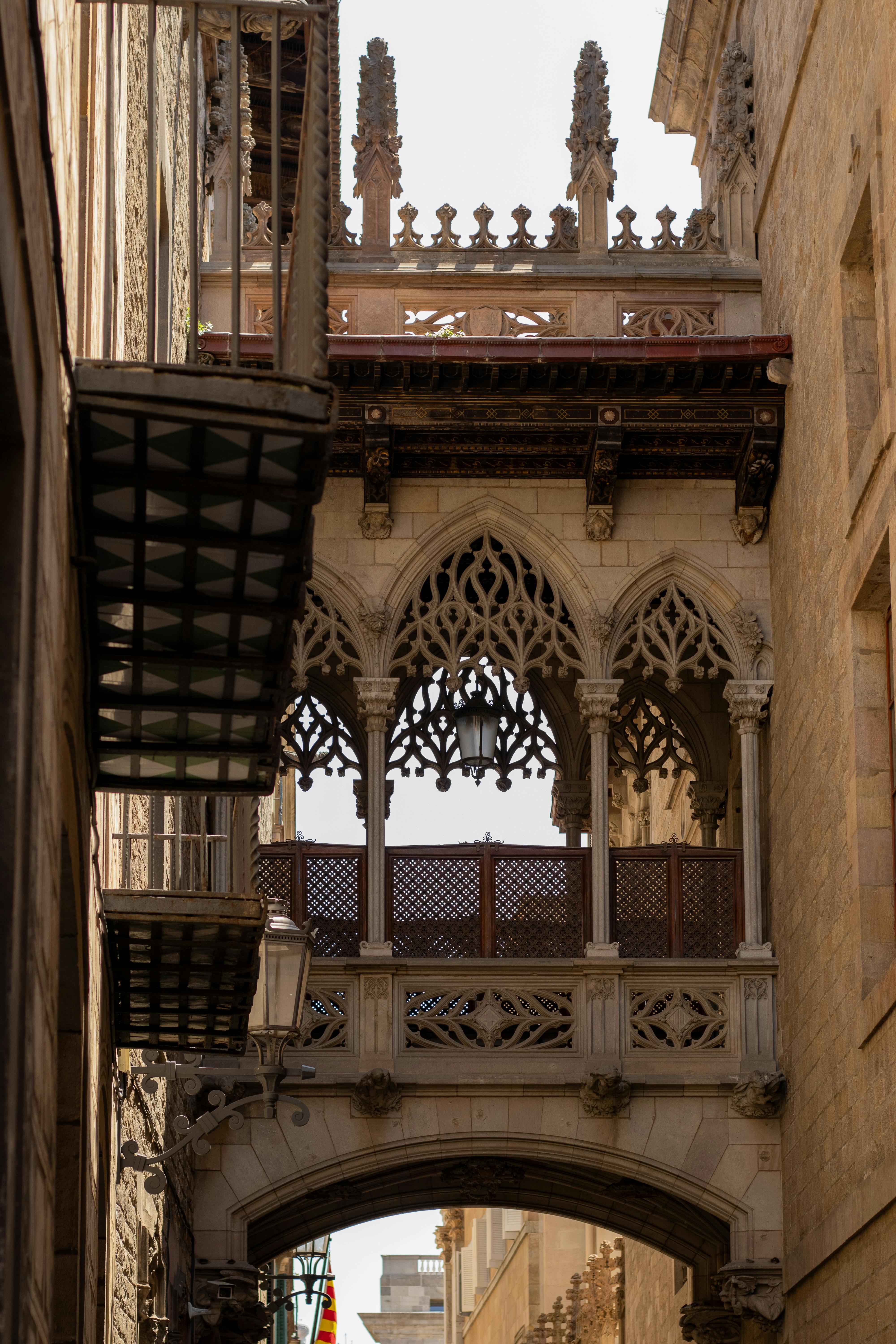 Gothic Bridge in the Gothic Quarter of Barcelona · Free Stock Photo