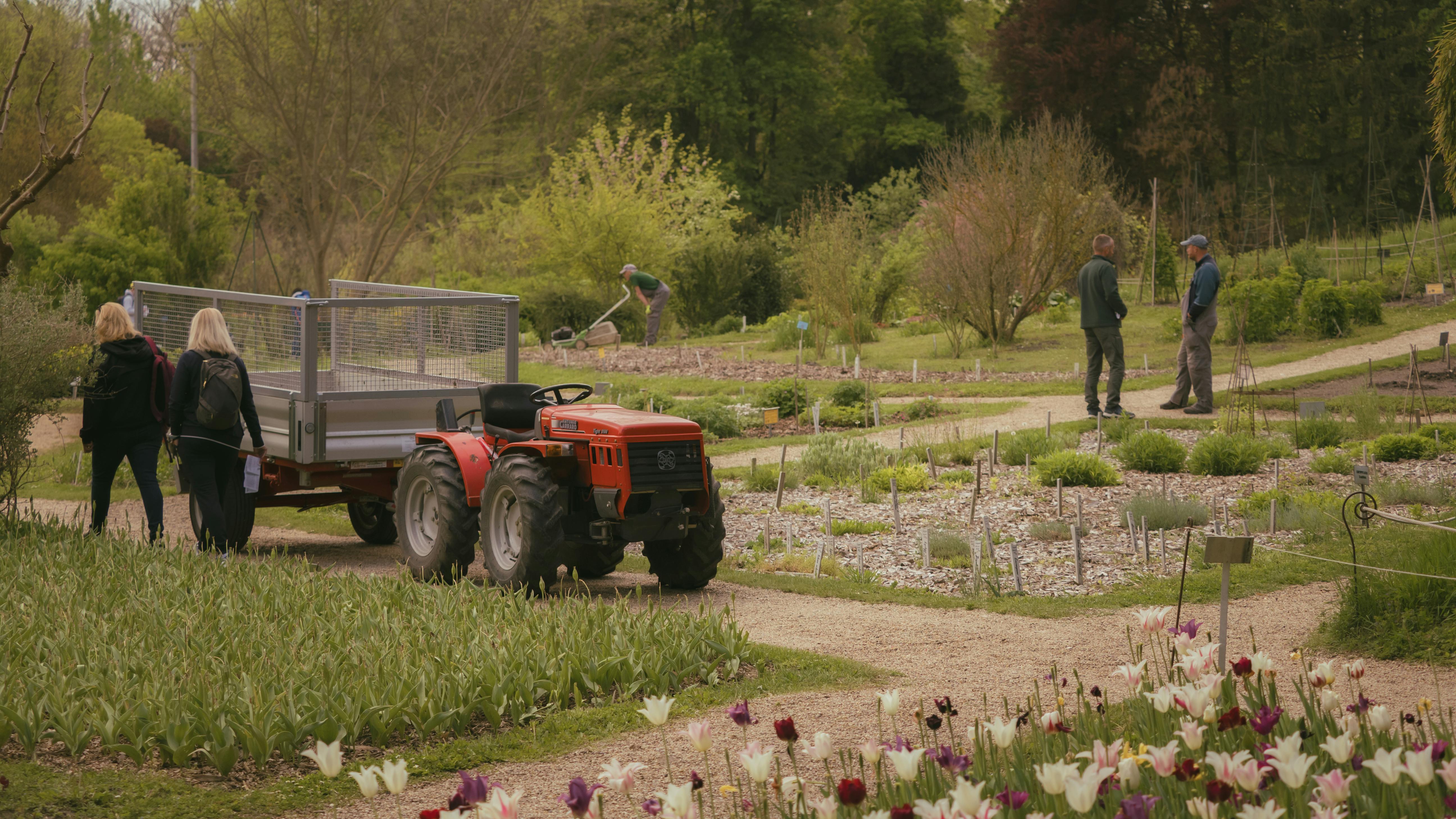 Ute Tractor Photos, Download The BEST Free Ute Tractor Stock Photos ...