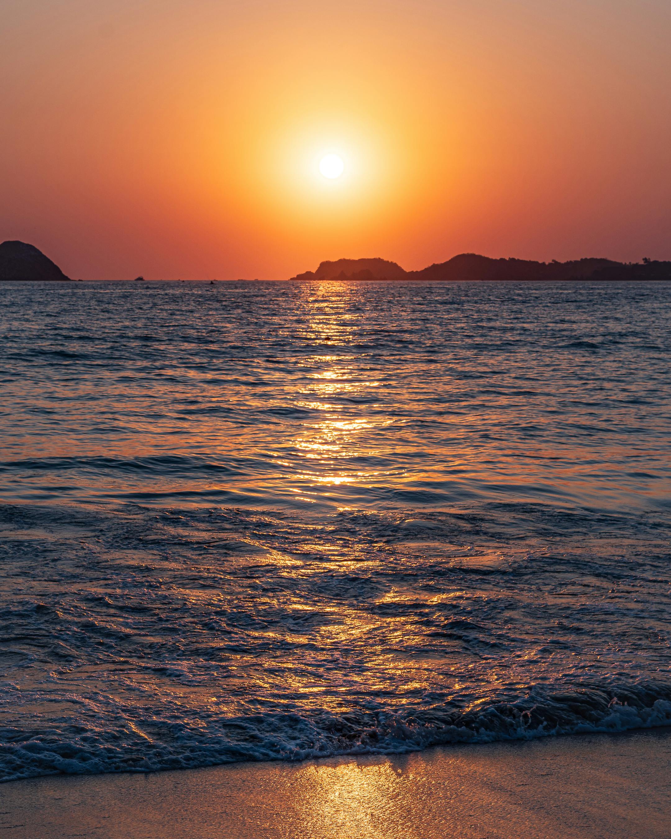 Beach During Sunset · Free Stock Photo