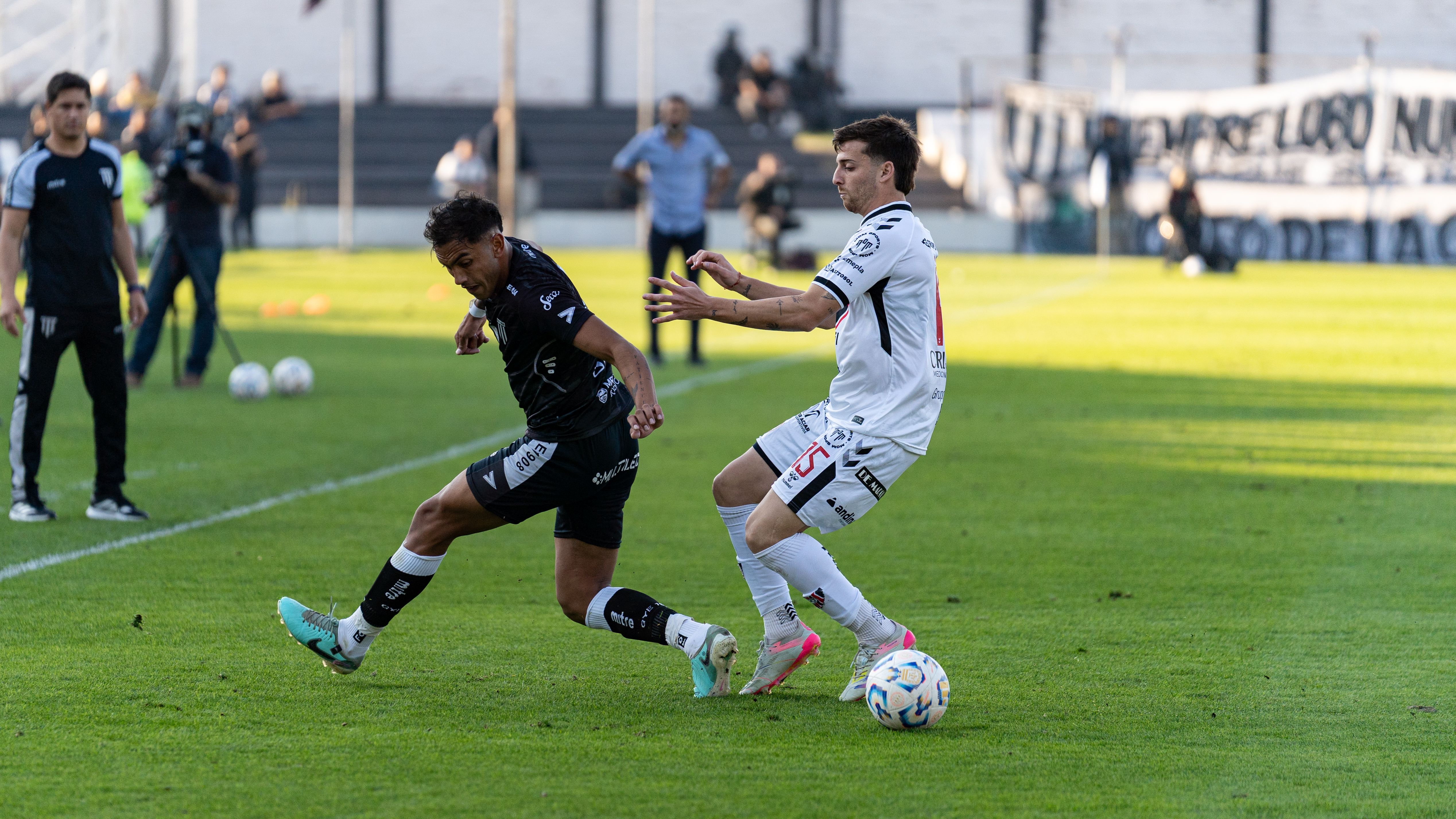 Dynamic Football Match Action on the Field · Free Stock Photo