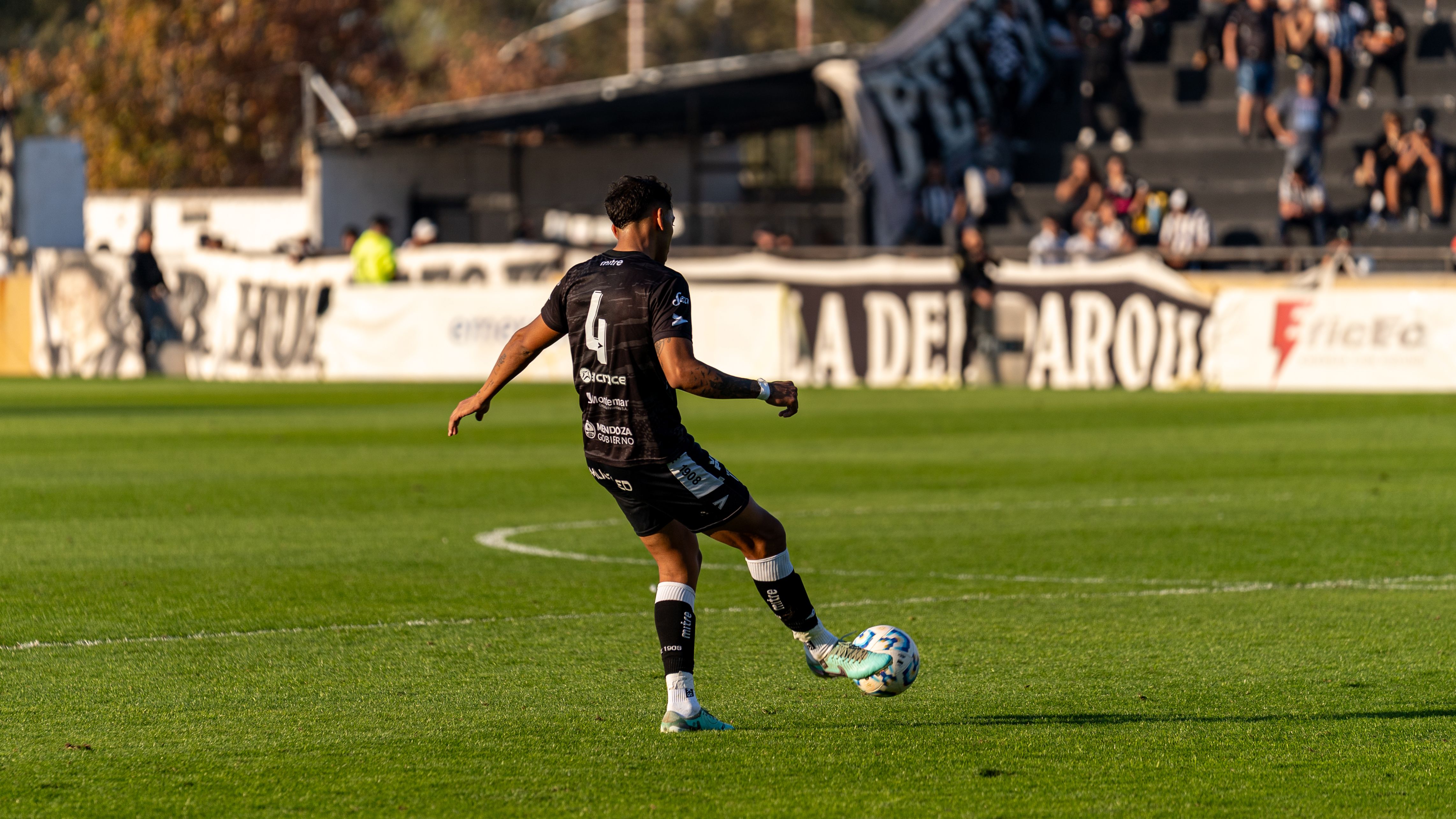 Messi Kick Shots Photos, Download The BEST Free Messi Kick Shots Stock ...