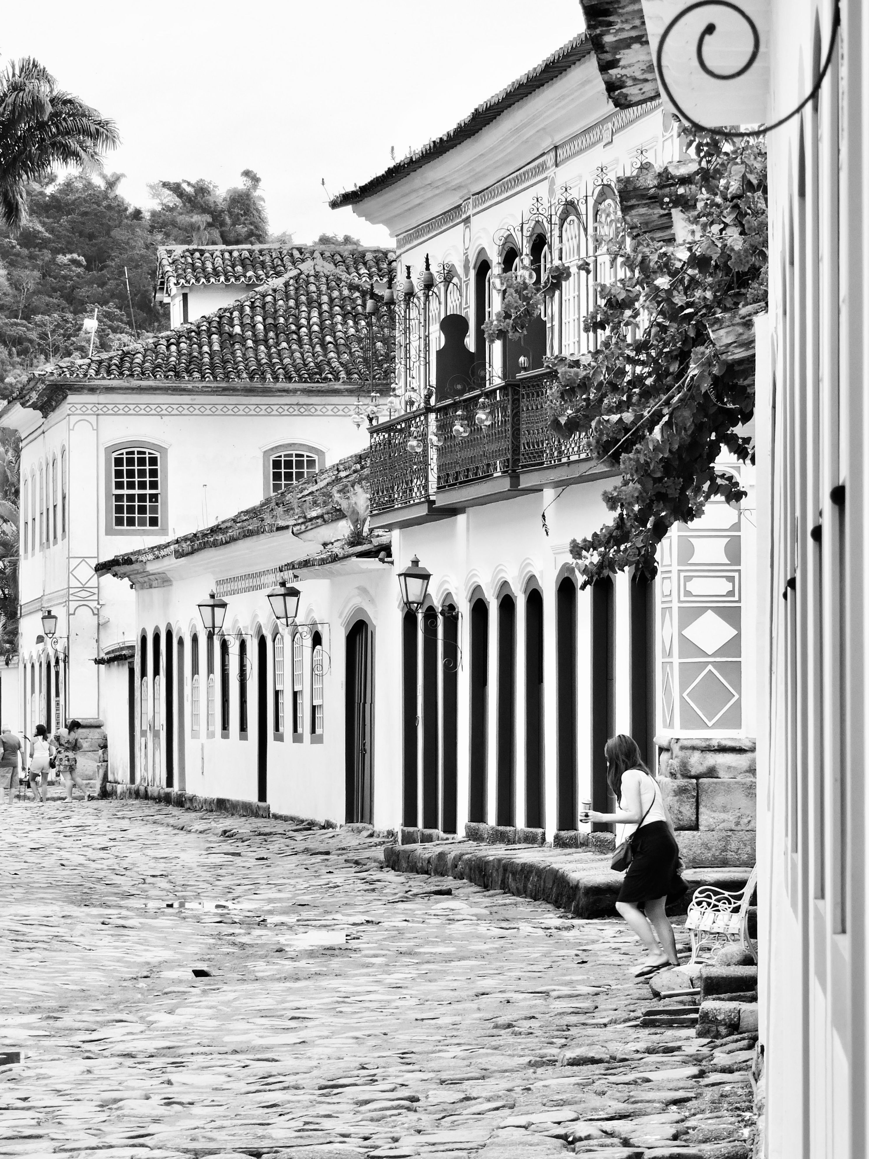 Historic Street with Colonial Architecture in Black and White · Free ...