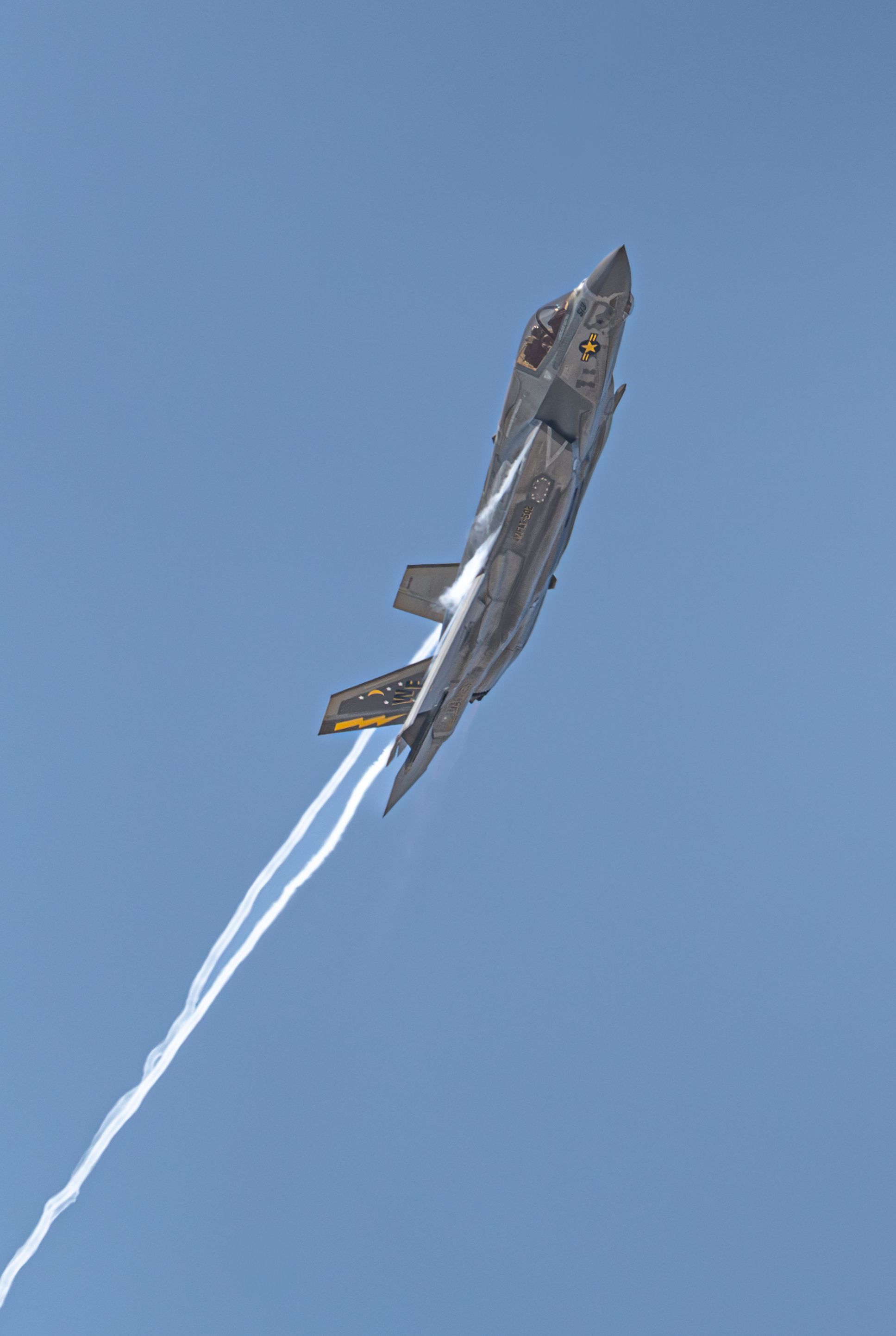 F-35 Lightning II Stealth Jet at Air Show · Free Stock Photo