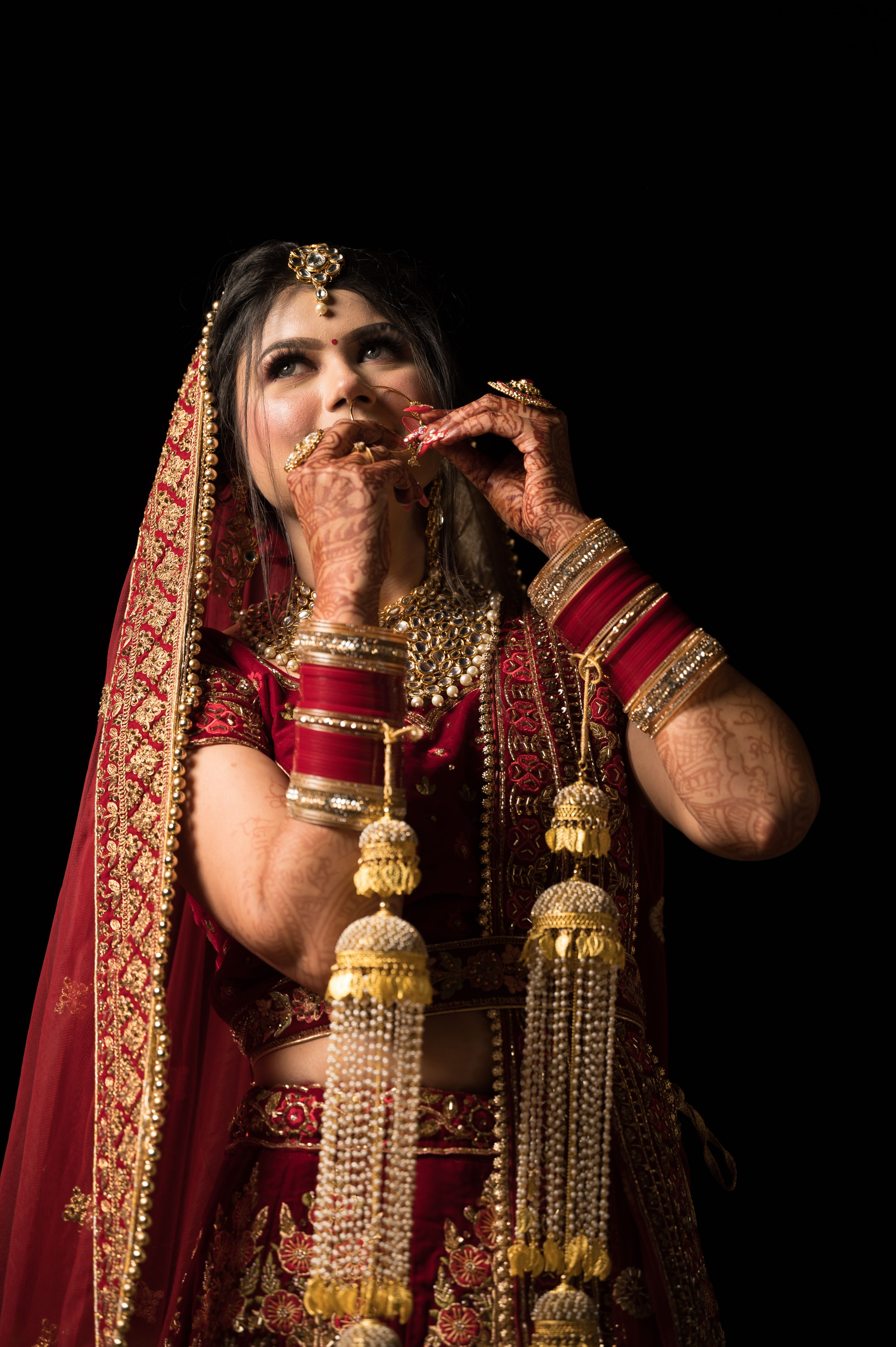 Elegant Indian Bride in Traditional Attire · Free Stock Photo