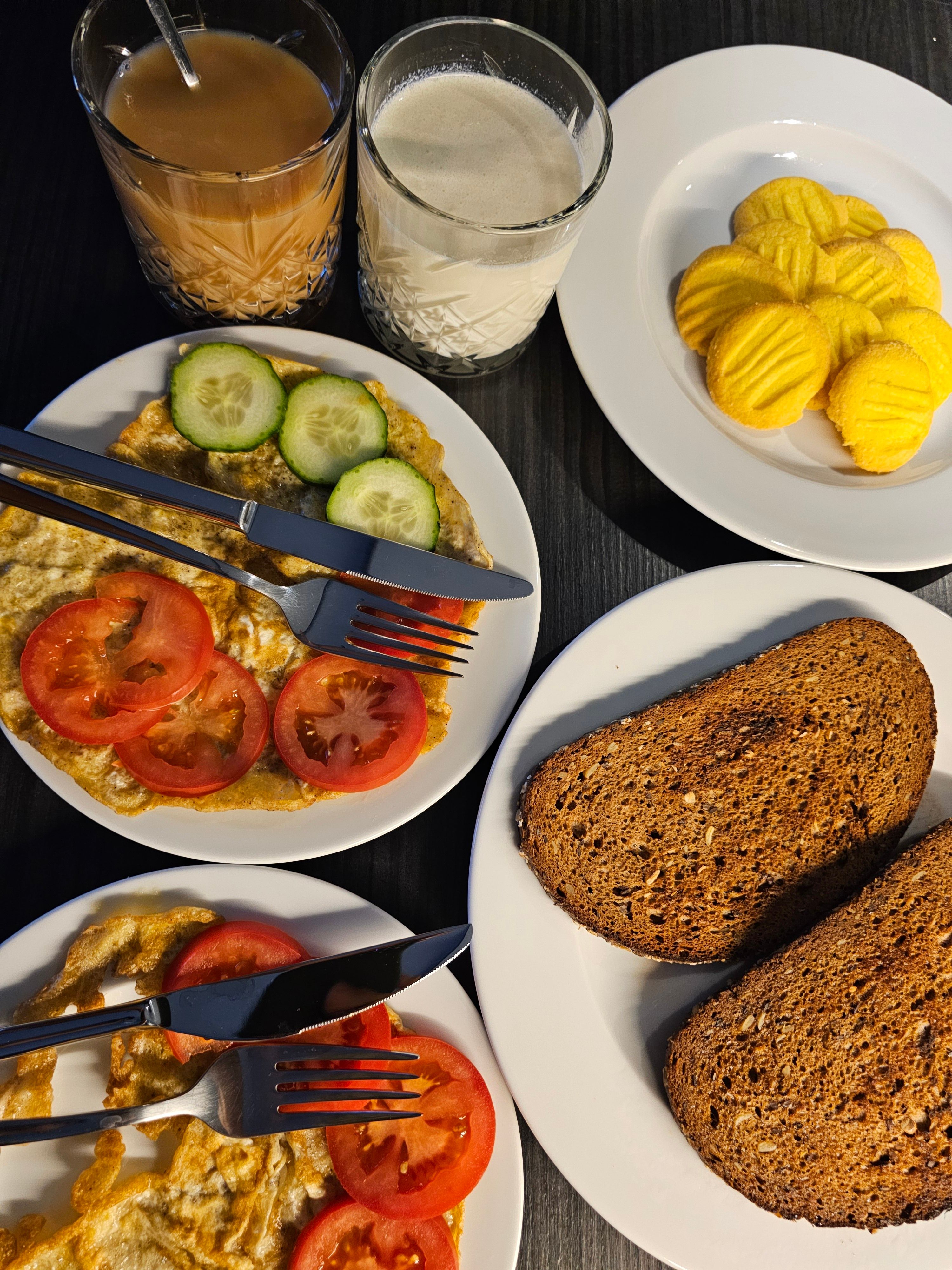 Desayuno Saludable Con Café Y Verduras En Rodajas · Foto de stock gratuita