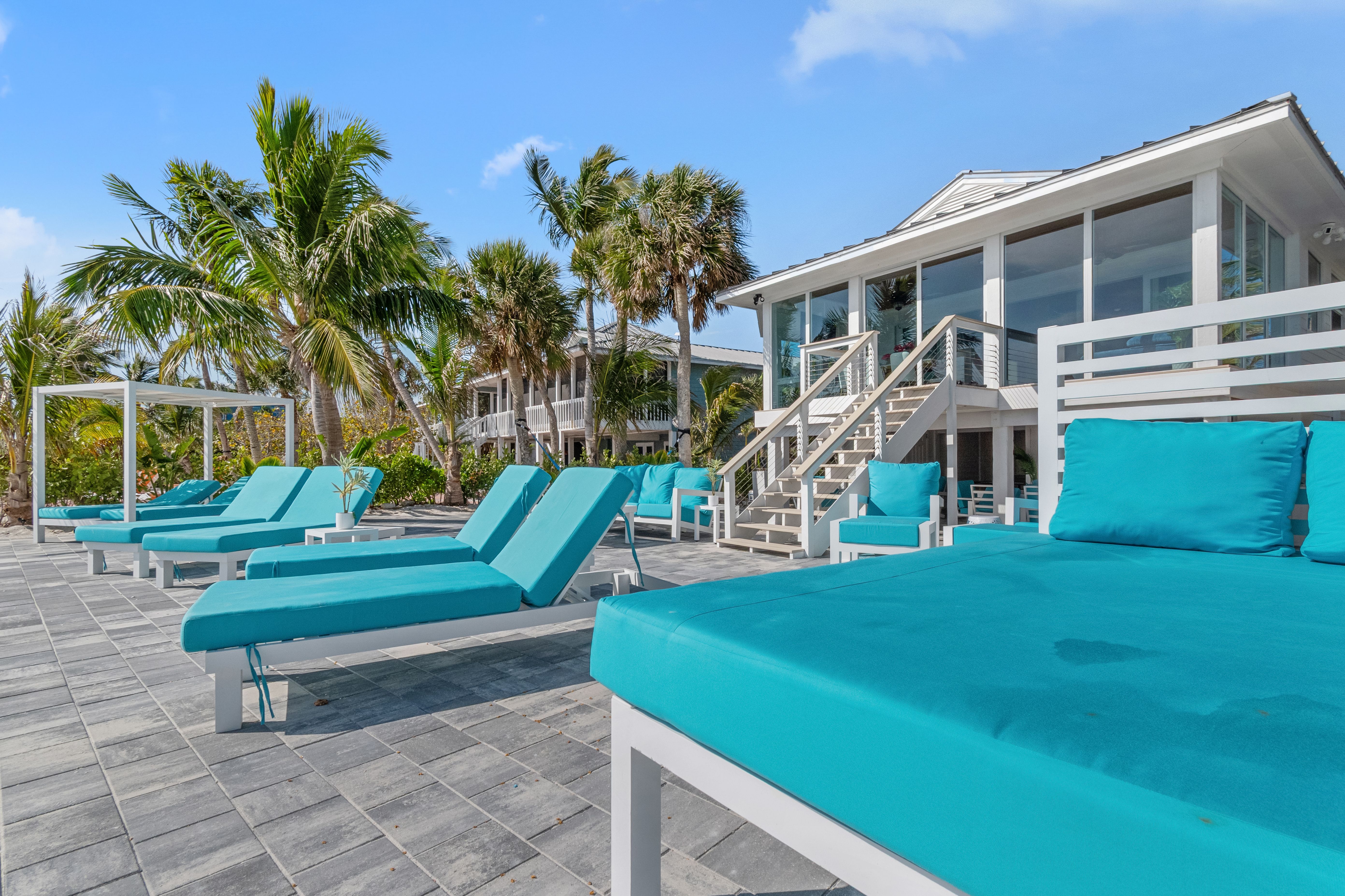 Poolside In Tropical Photos, Download The BEST Free Poolside In ...