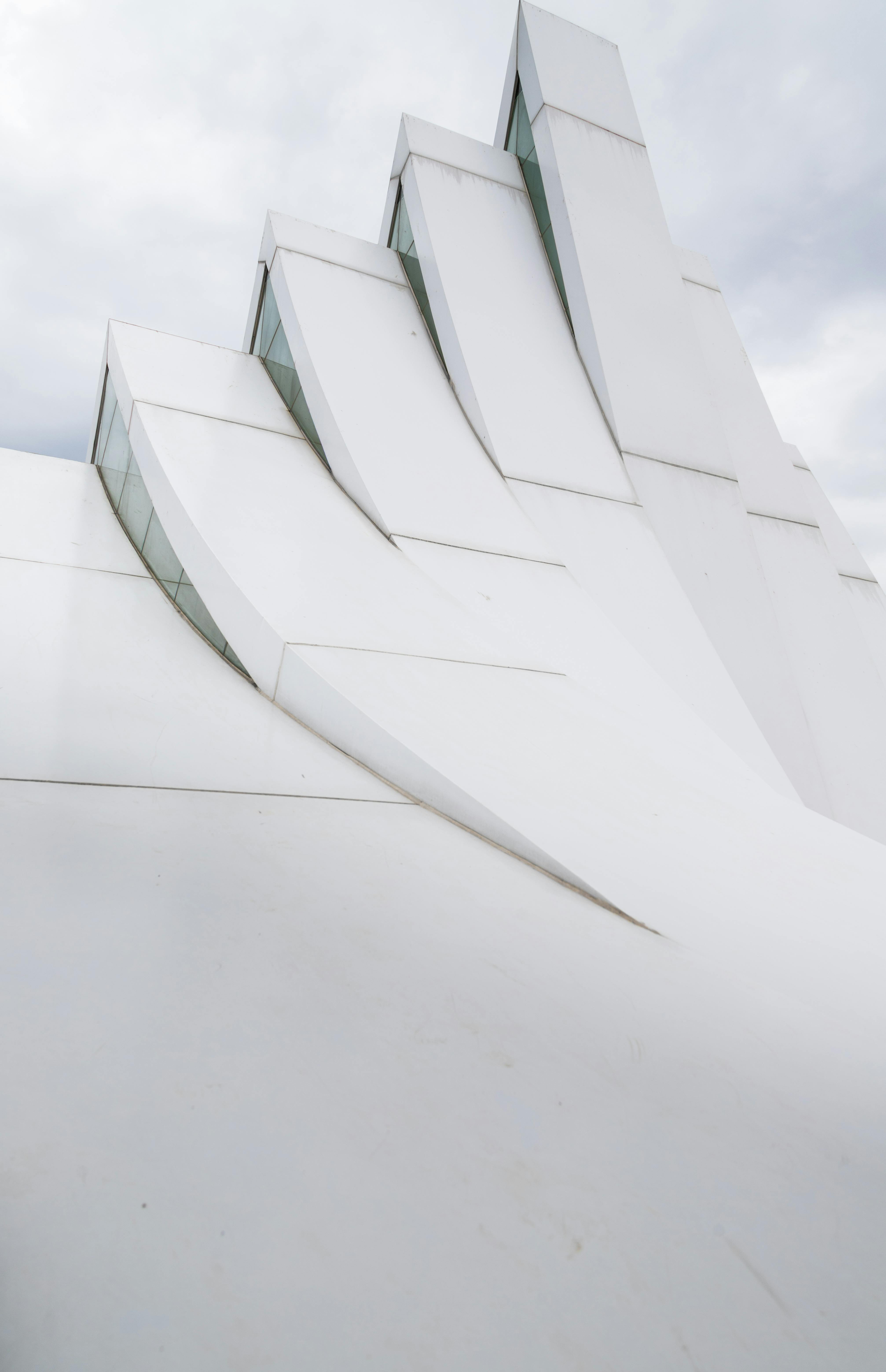 Modern Abstract Architecture with Curved Designs · Free Stock Photo