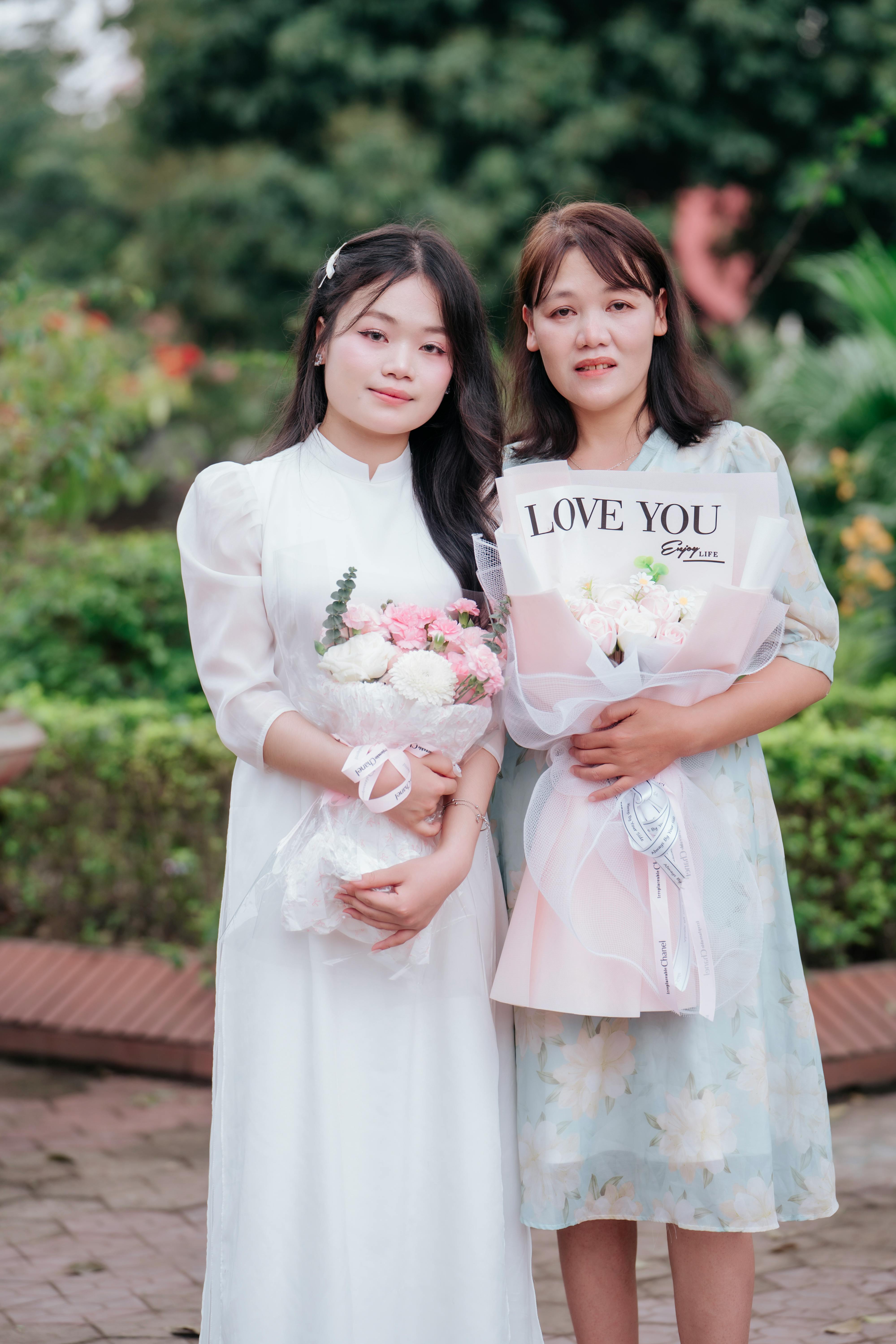 Mother Outline Photos, Download The BEST Free Mother Outline Stock ...