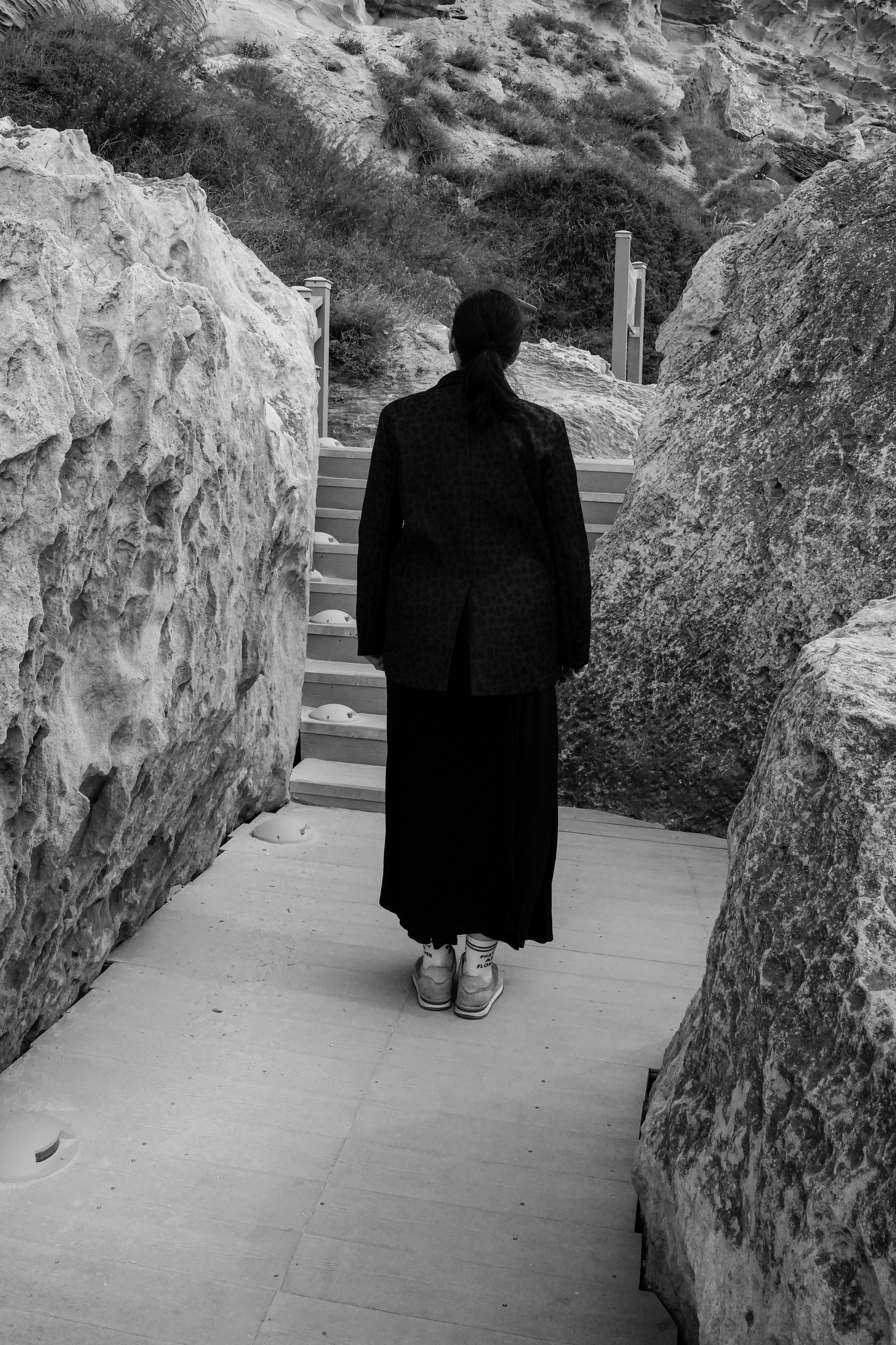 Anonymous Jewish man in traditional wear praying near old wall · Free ...