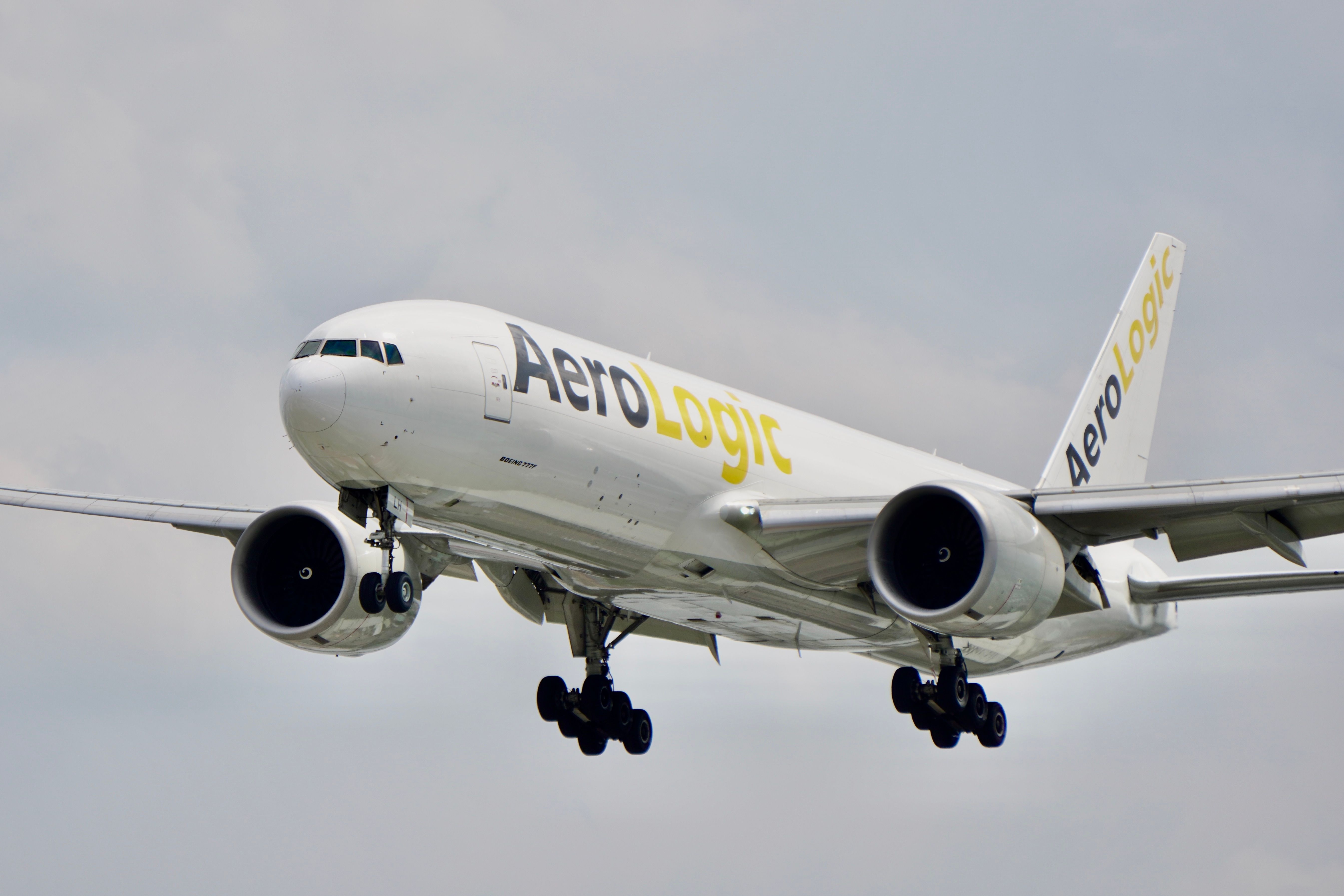 Aeroplan Volando Photos, Download The BEST Free Aeroplan Volando Stock ...