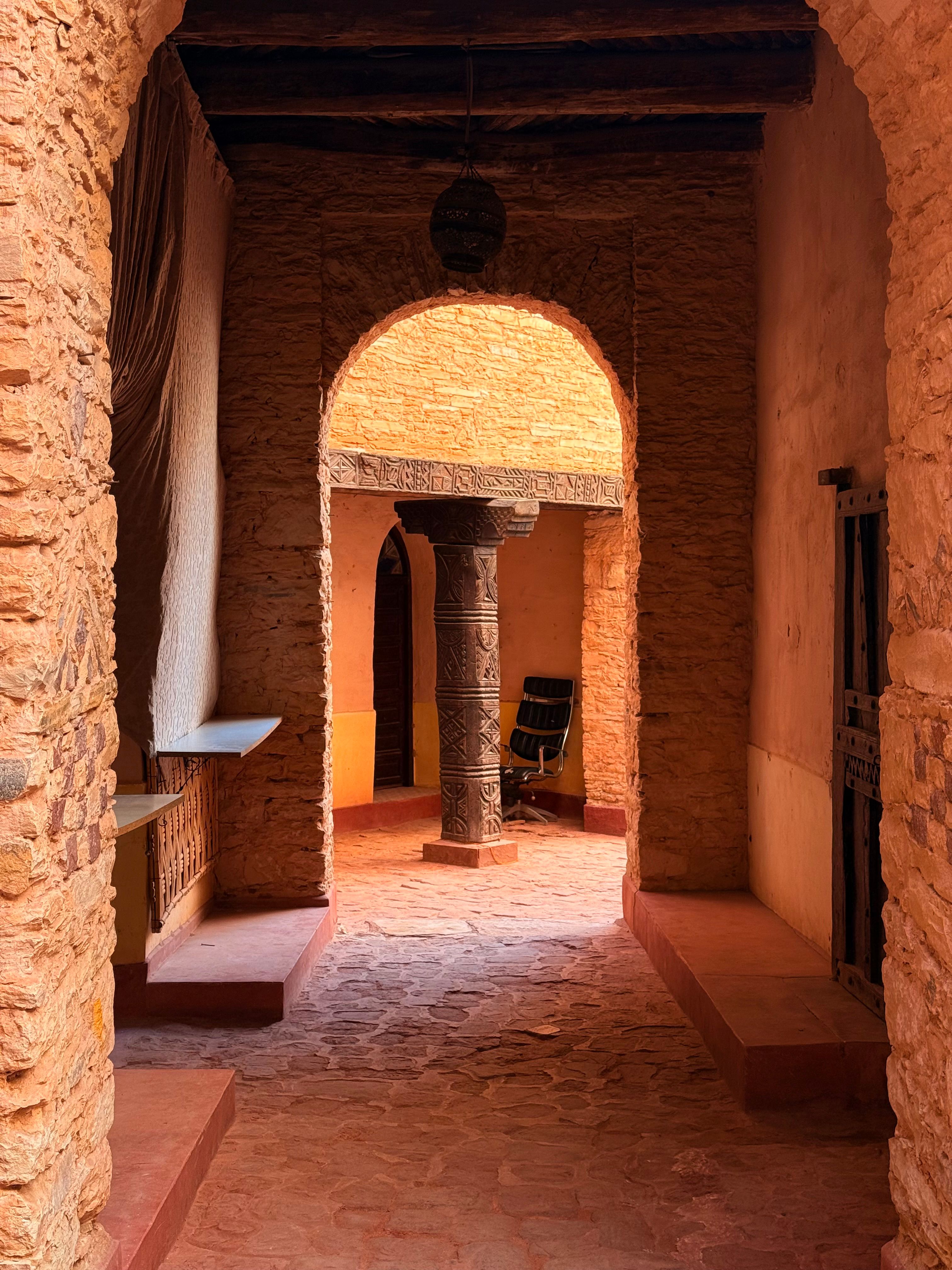 Traditional Moroccan Architecture in Sunlit Corridor · Free Stock Photo