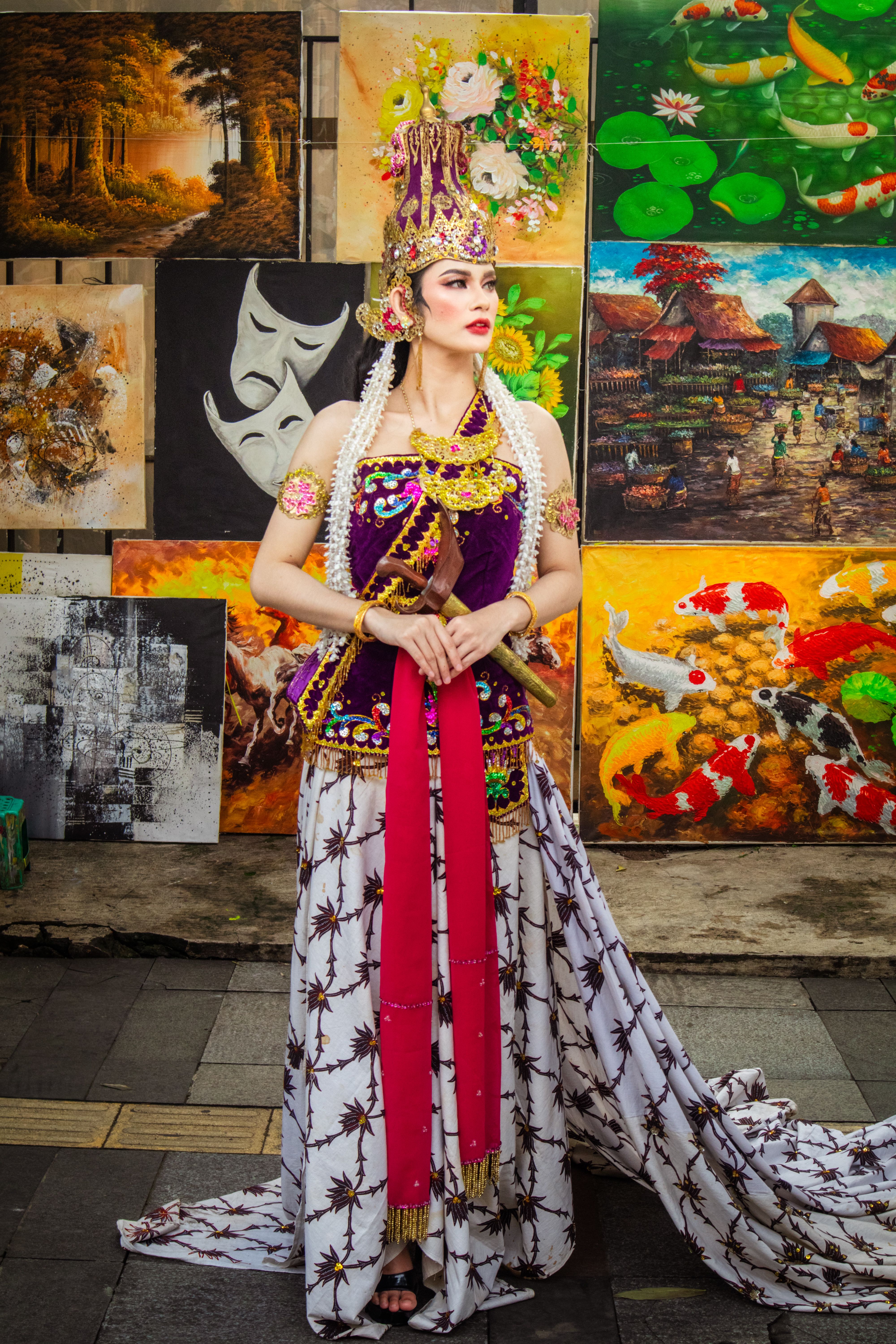 Traditional Indonesian Costume Portrait with Art Background · Free ...