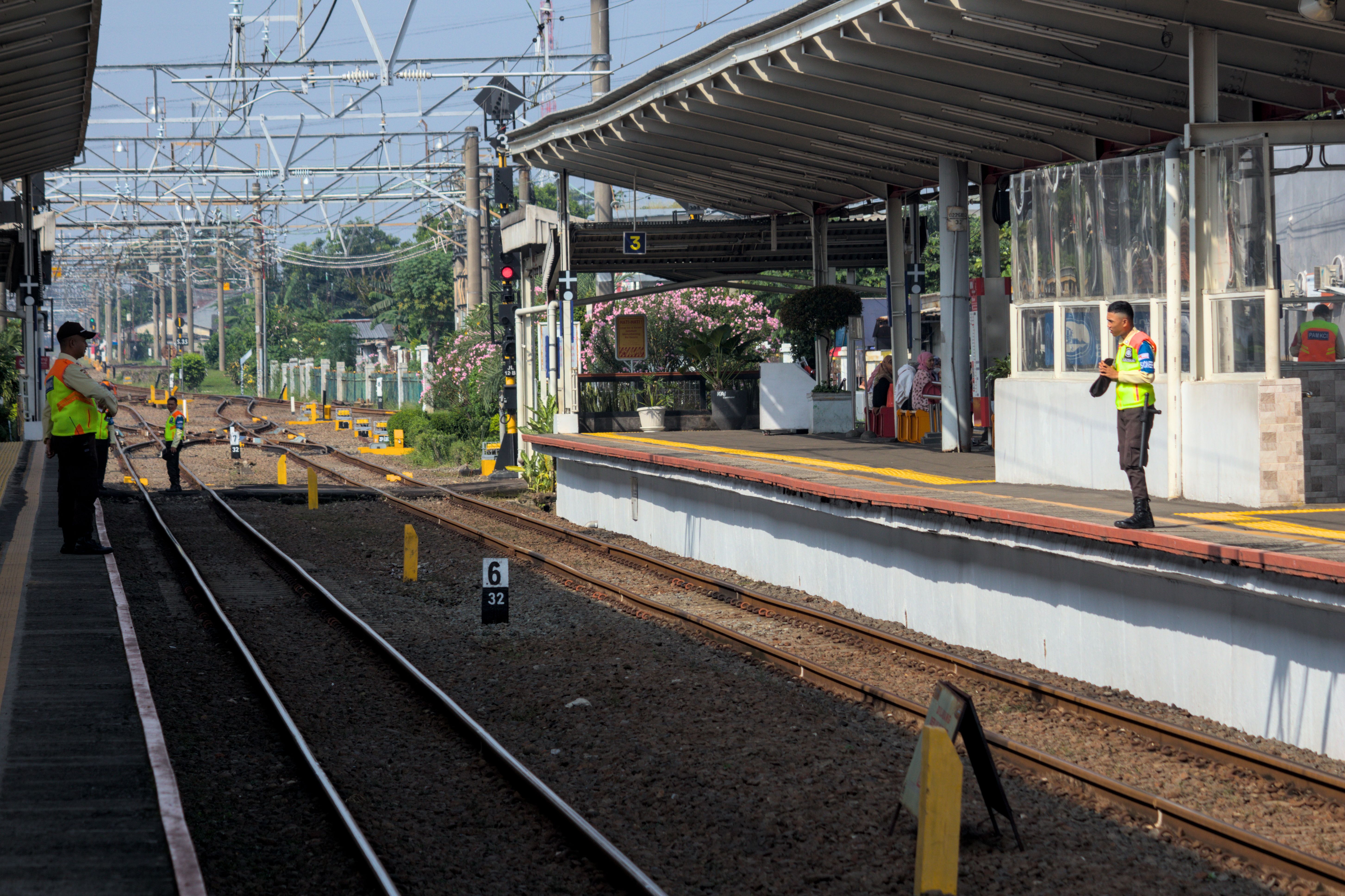 Train Station Platform with Transport Staff · Free Stock Photo
