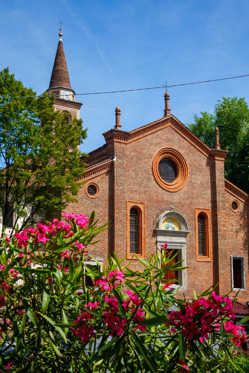 Church Building Photos, Download The BEST Free Church Building Stock ...