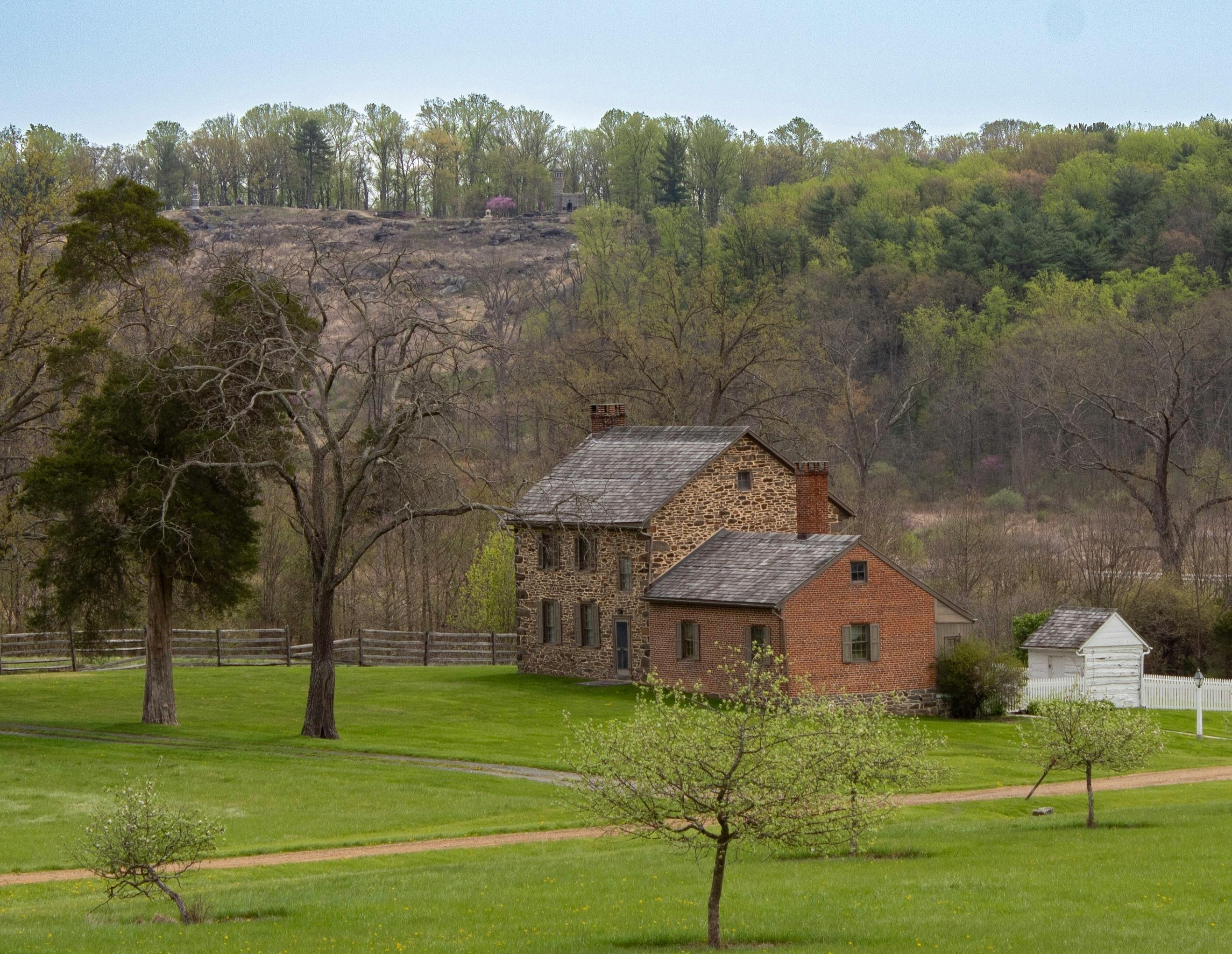 Rustic Farmhouse in Springtime Countryside · Free Stock Photo