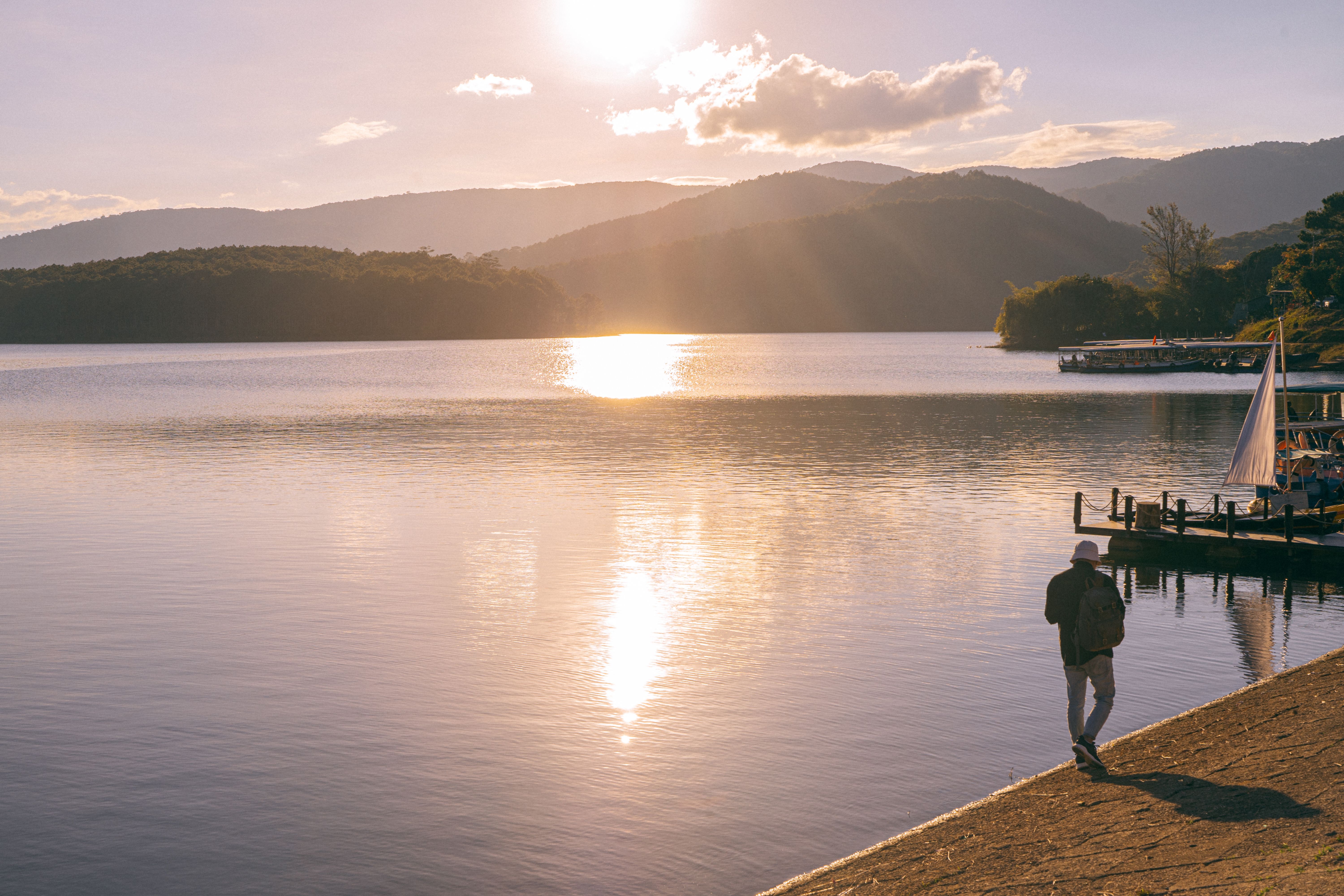 Scenic Sunset at Da Lat Lake with Silhouette · Free Stock Photo