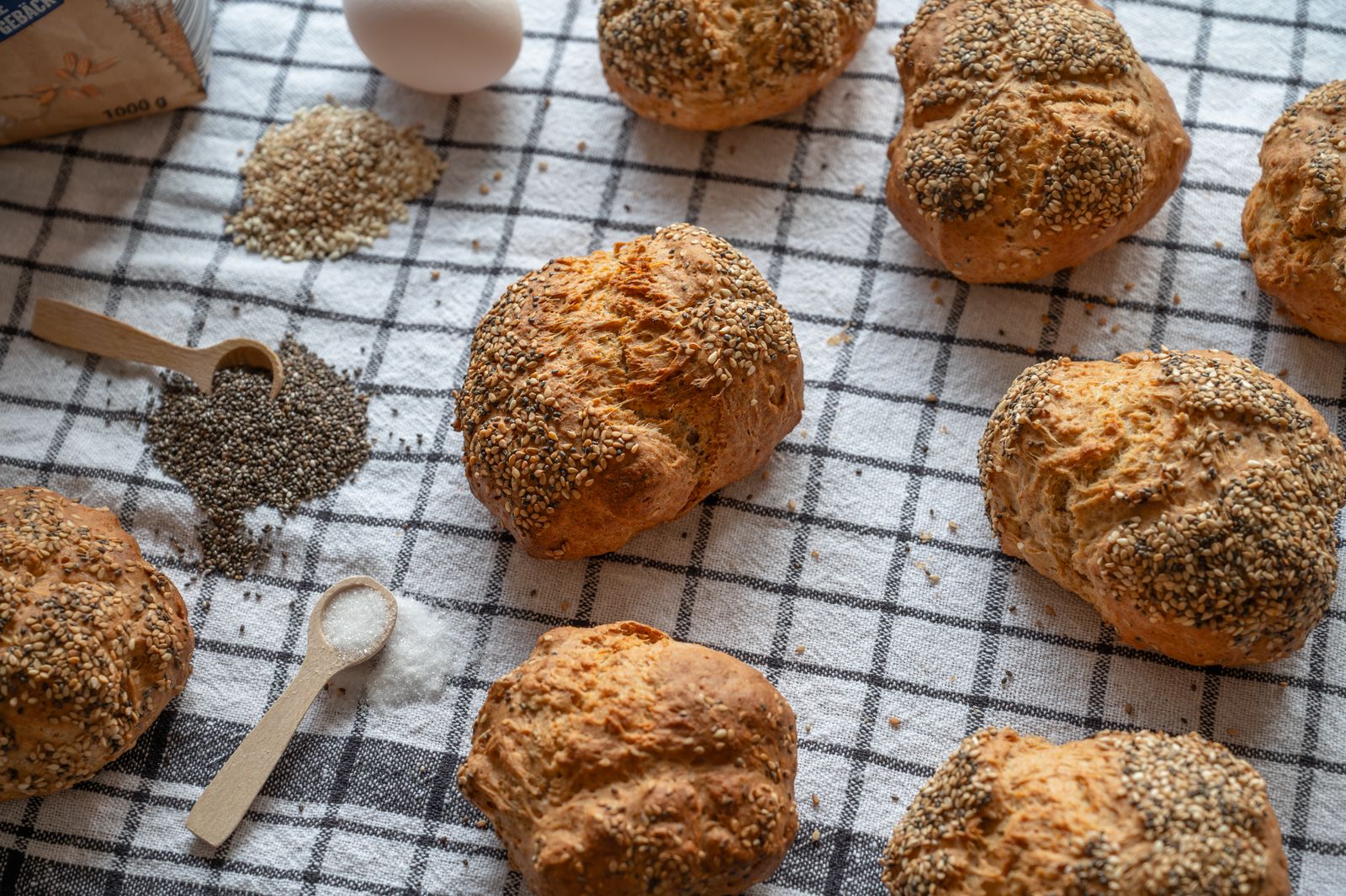 Bread Rolls Photos, Download The BEST Free Bread Rolls Stock Photos ...