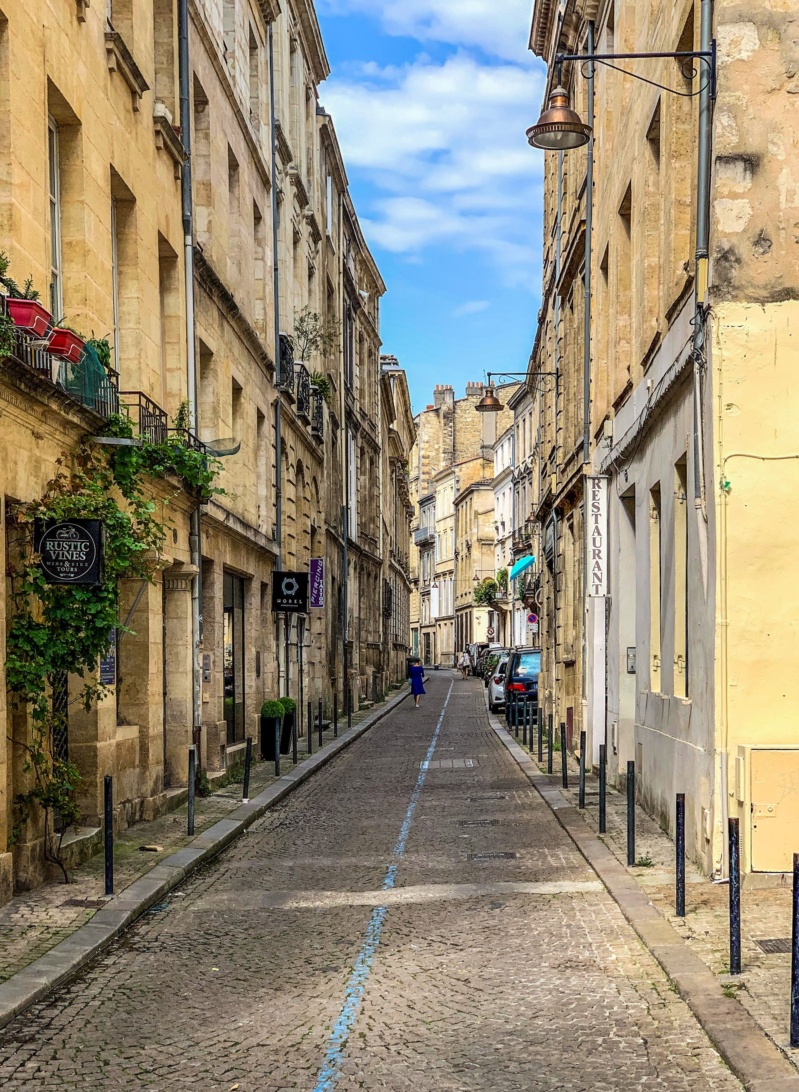 Charming European Street with Historic Buildings · Free Stock Photo