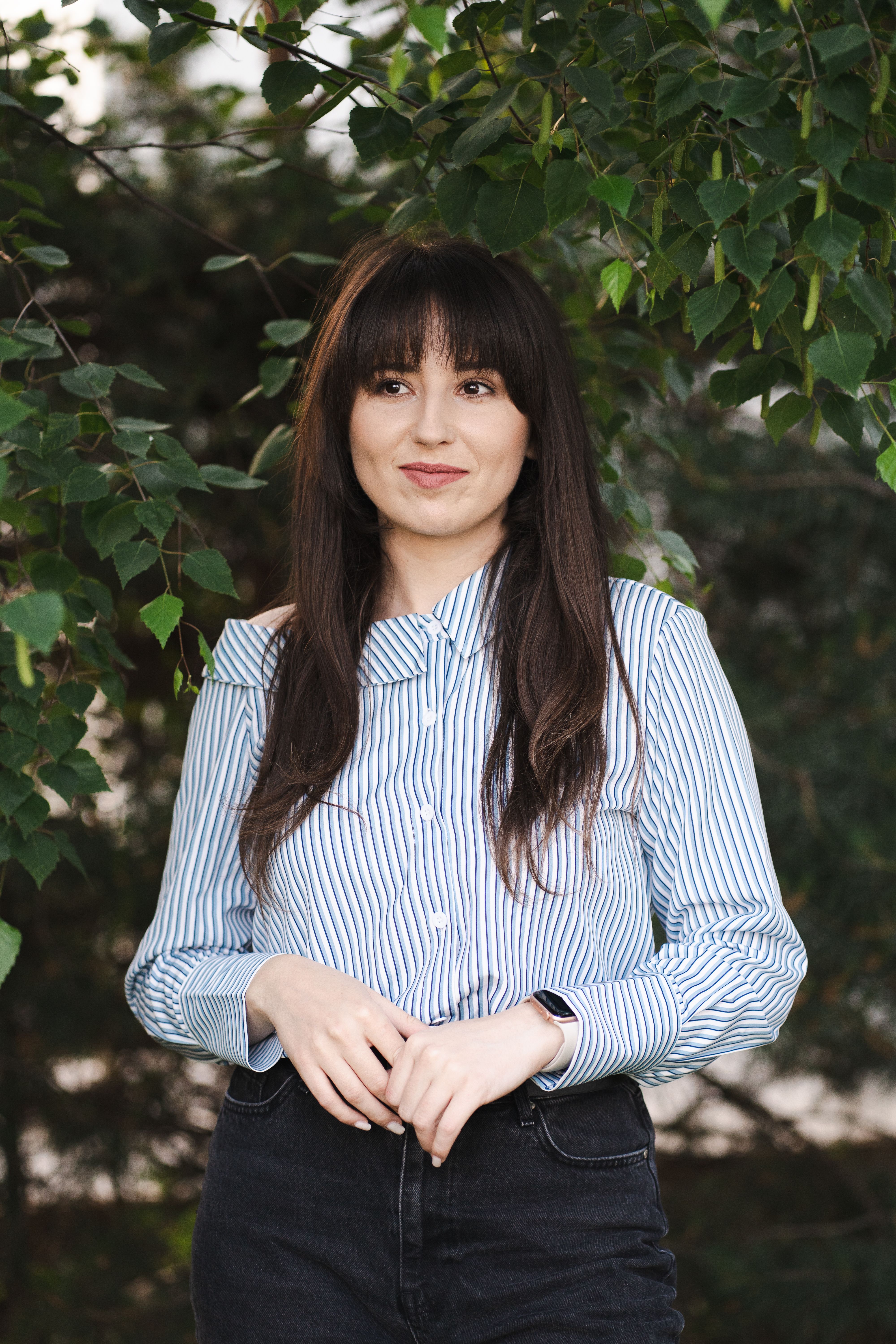 Casual Business Portrait Outdoors in Nature · Free Stock Photo
