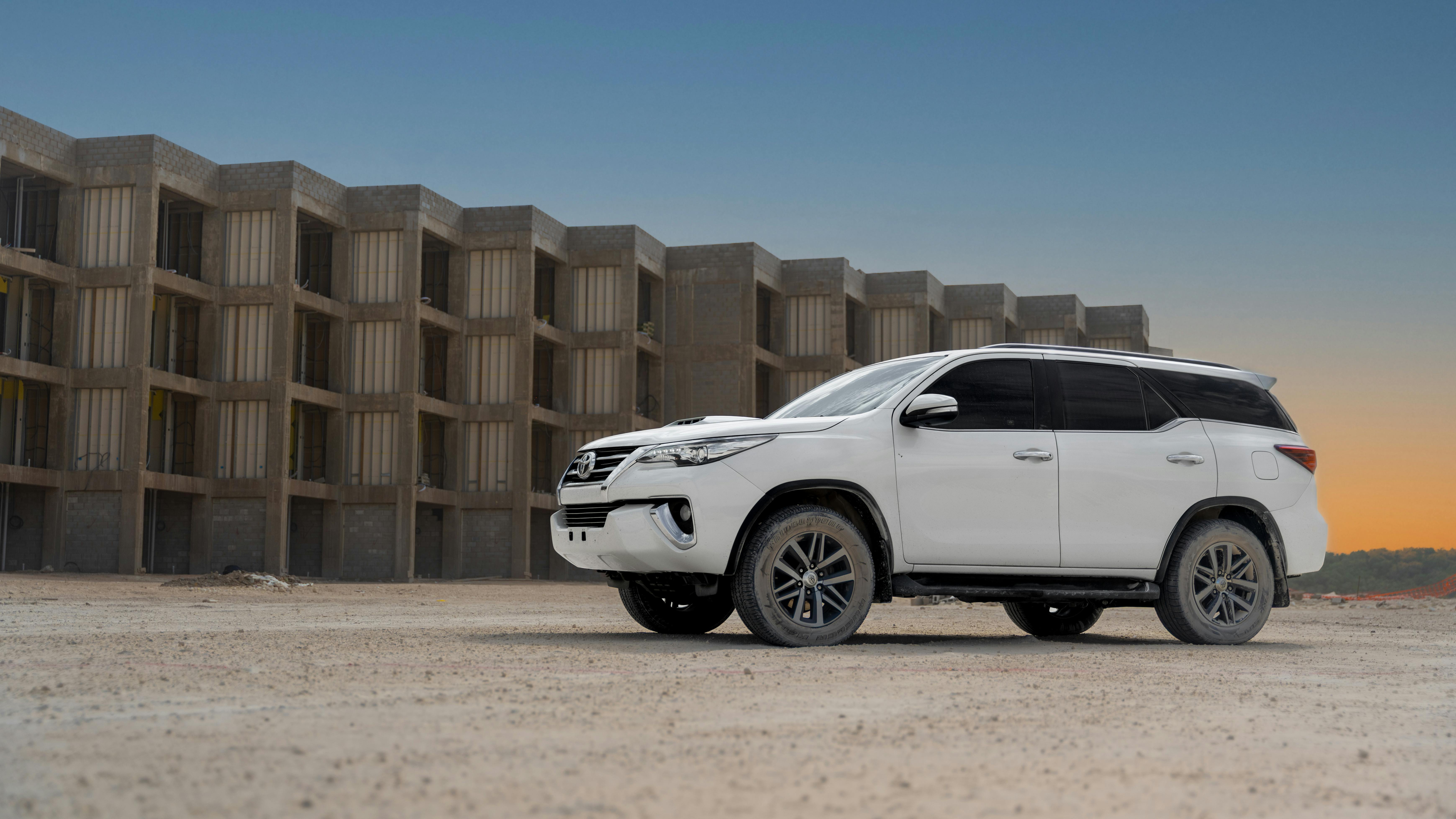Toyota Fortuner Carfull Body Photos, Download The BEST Free Toyota ...