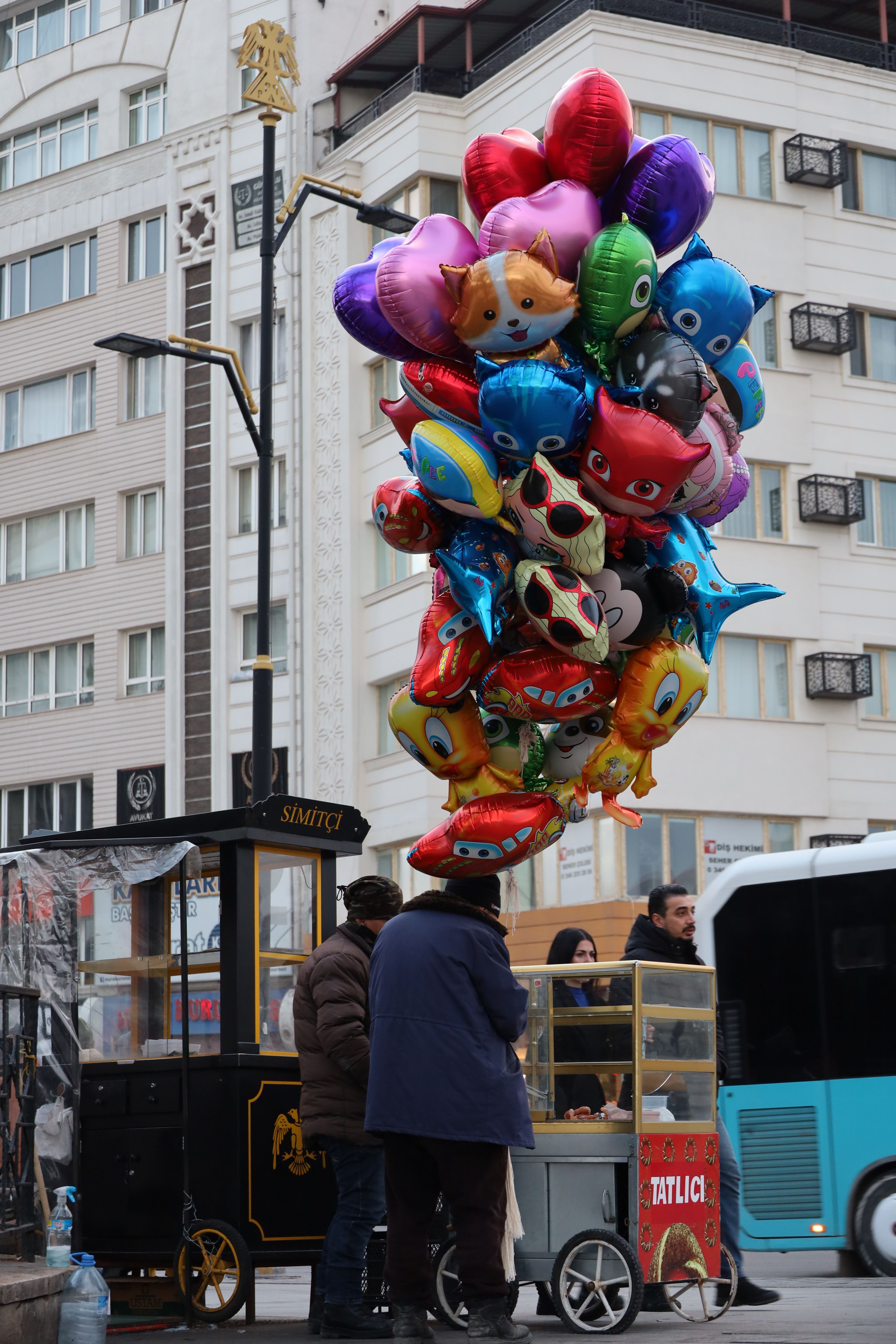 Cartoon Balloons Photos, Download The BEST Free Cartoon Balloons Stock ...