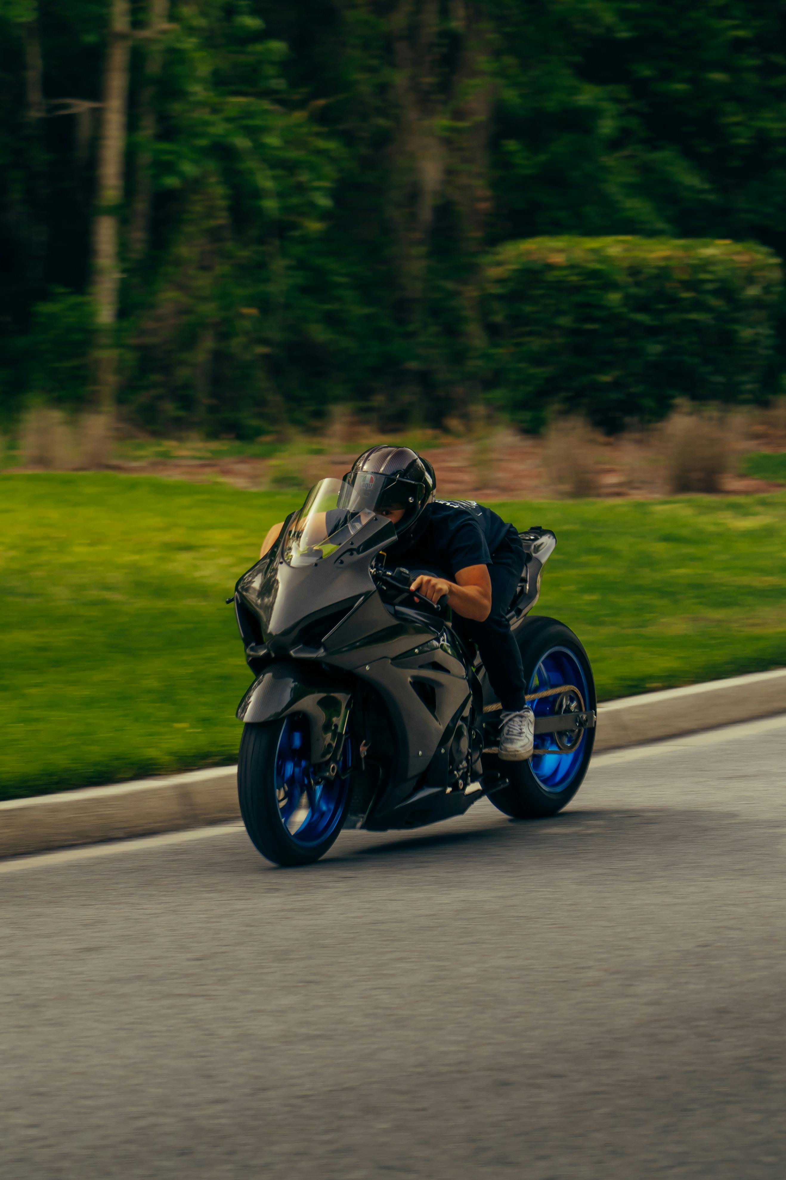 Sports Bike Photos, Download The BEST Free Sports Bike Stock Photos ...