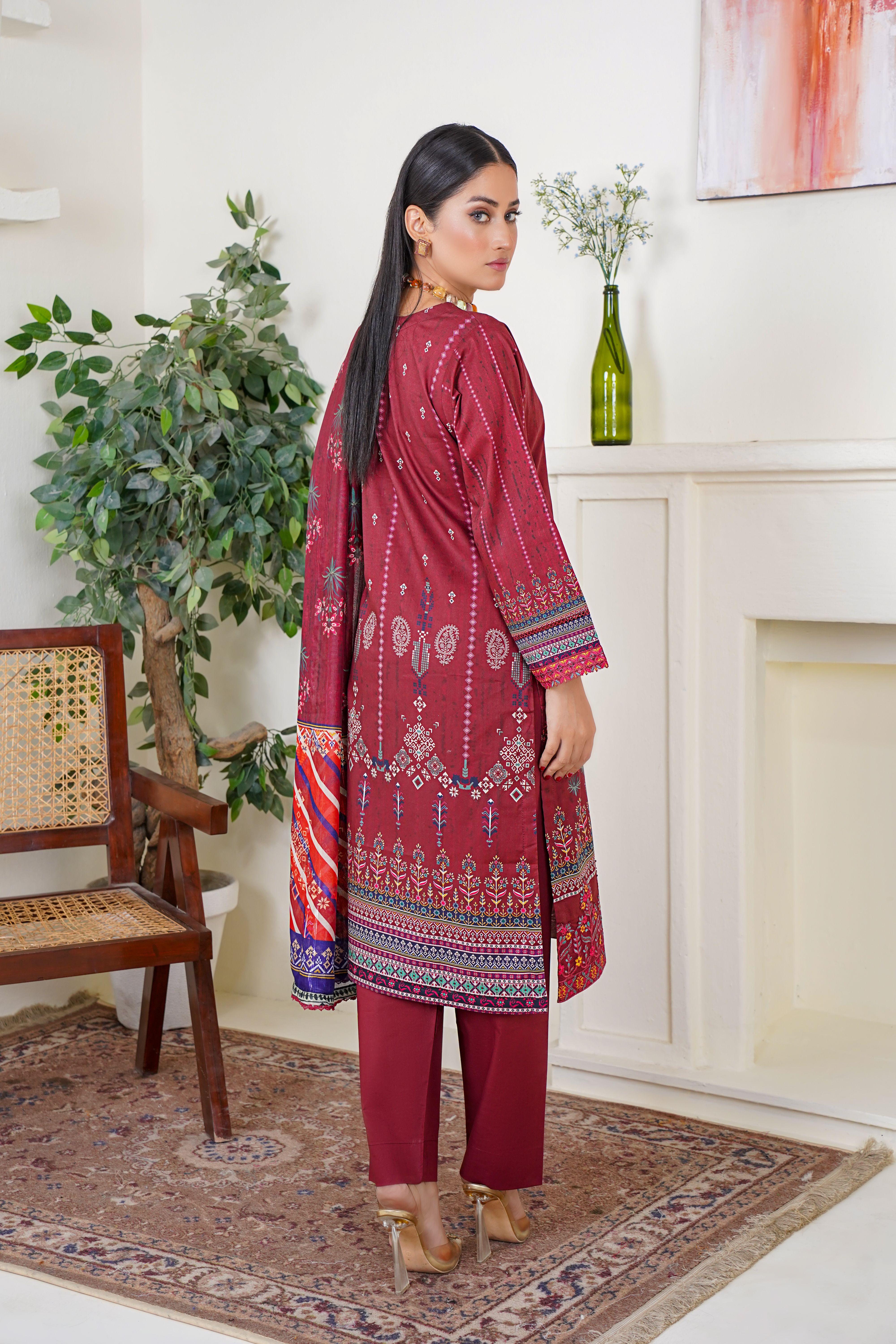 Elegant Eastern Fashion Model in Traditional Outfit · Free Stock Photo