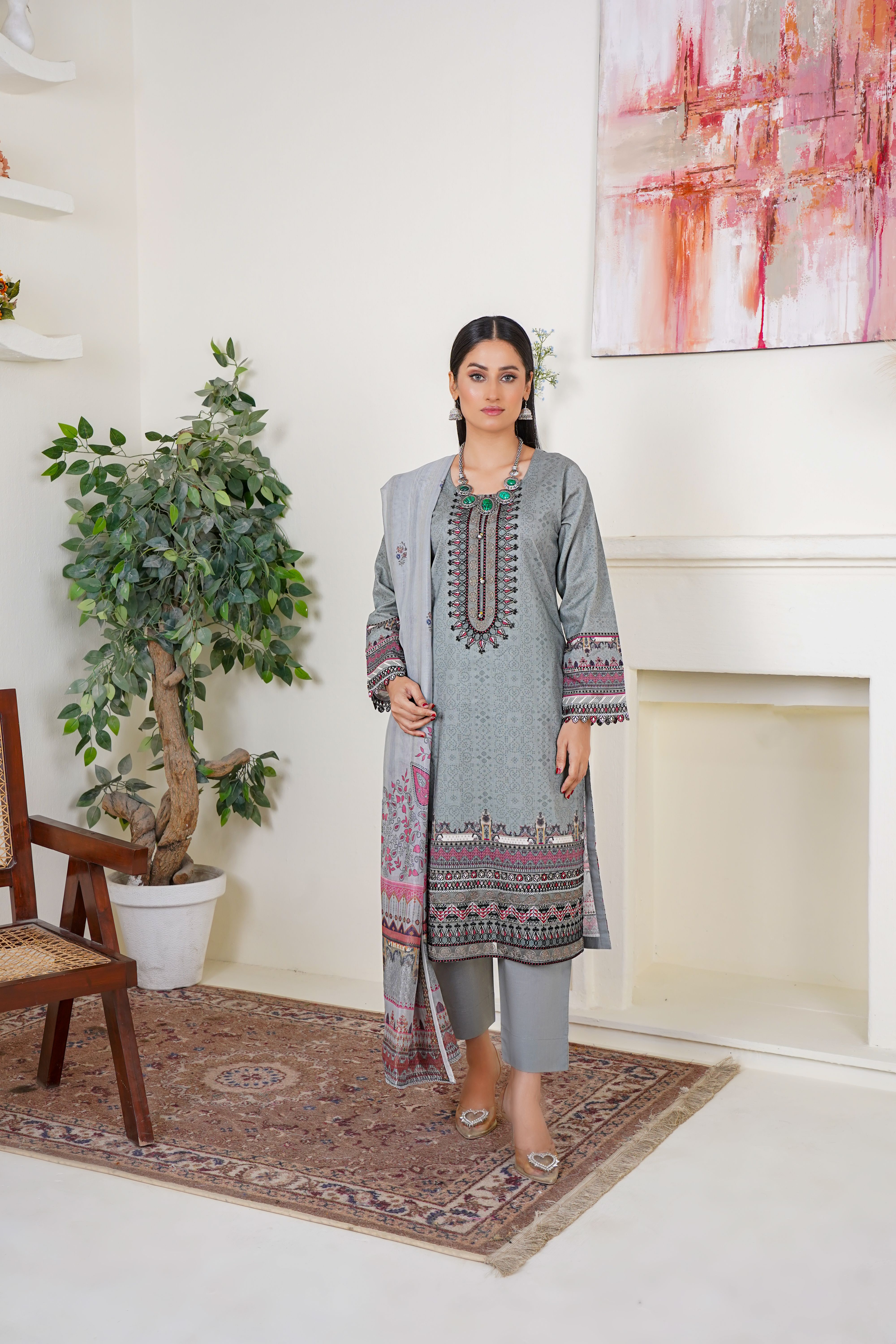 Elegant Eastern Fashion Model in Traditional Outfit · Free Stock Photo