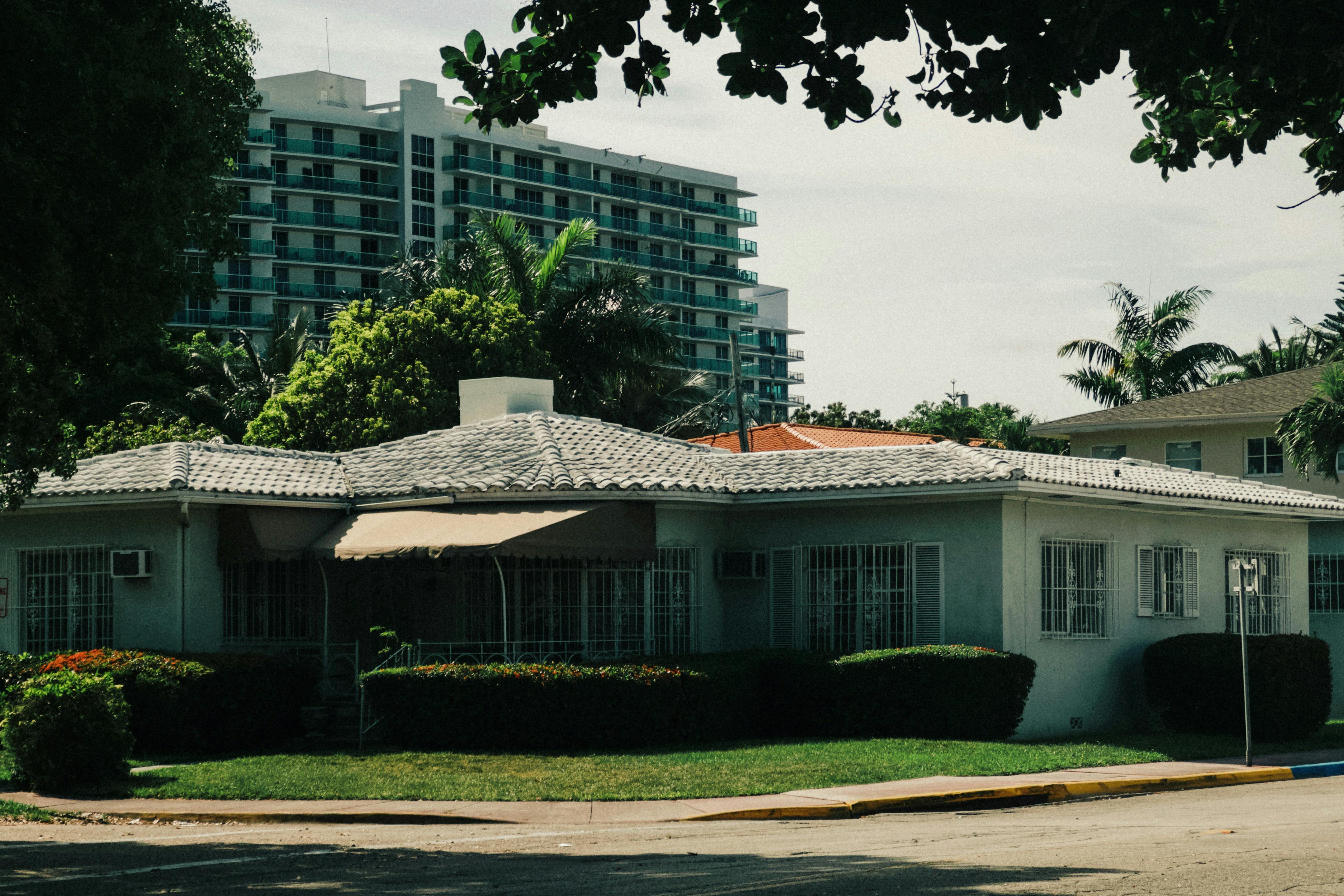 Pent House Photos, Download The BEST Free Pent House Stock Photos & HD ...