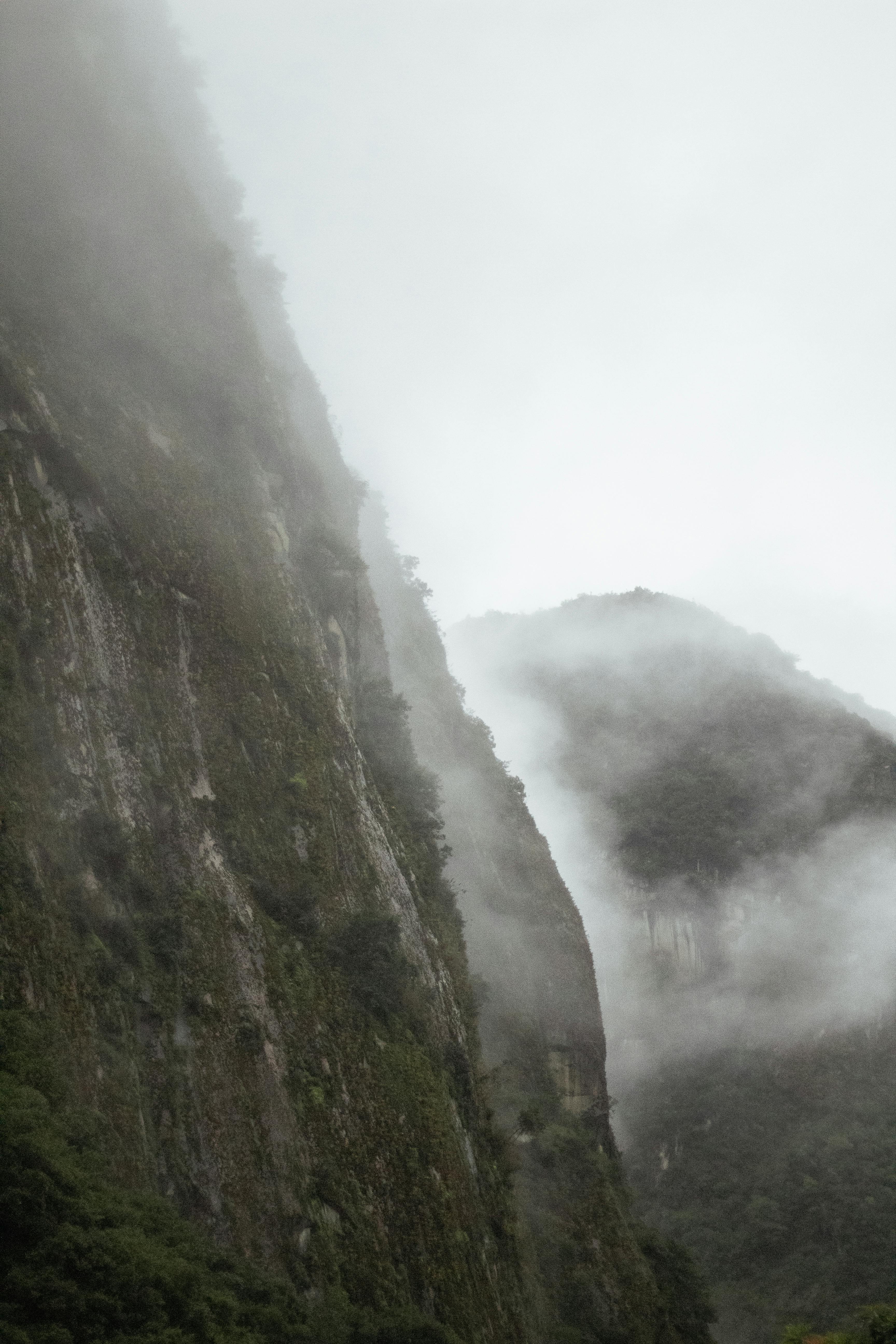 Misty Mountains of Cuzco, Perú · Free Stock Photo