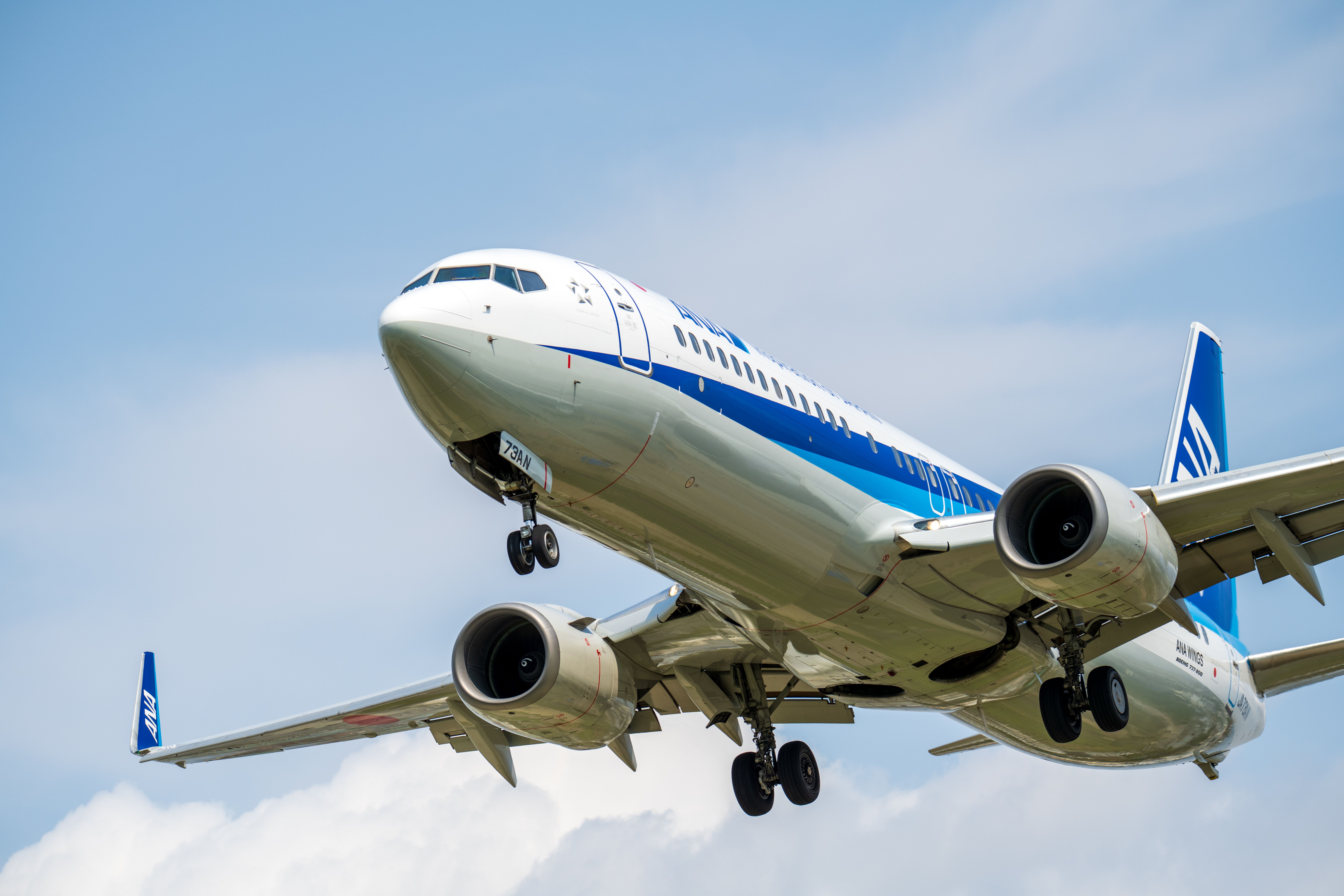 Commercial Airplane in Flight with Clear Sky · Free Stock Photo