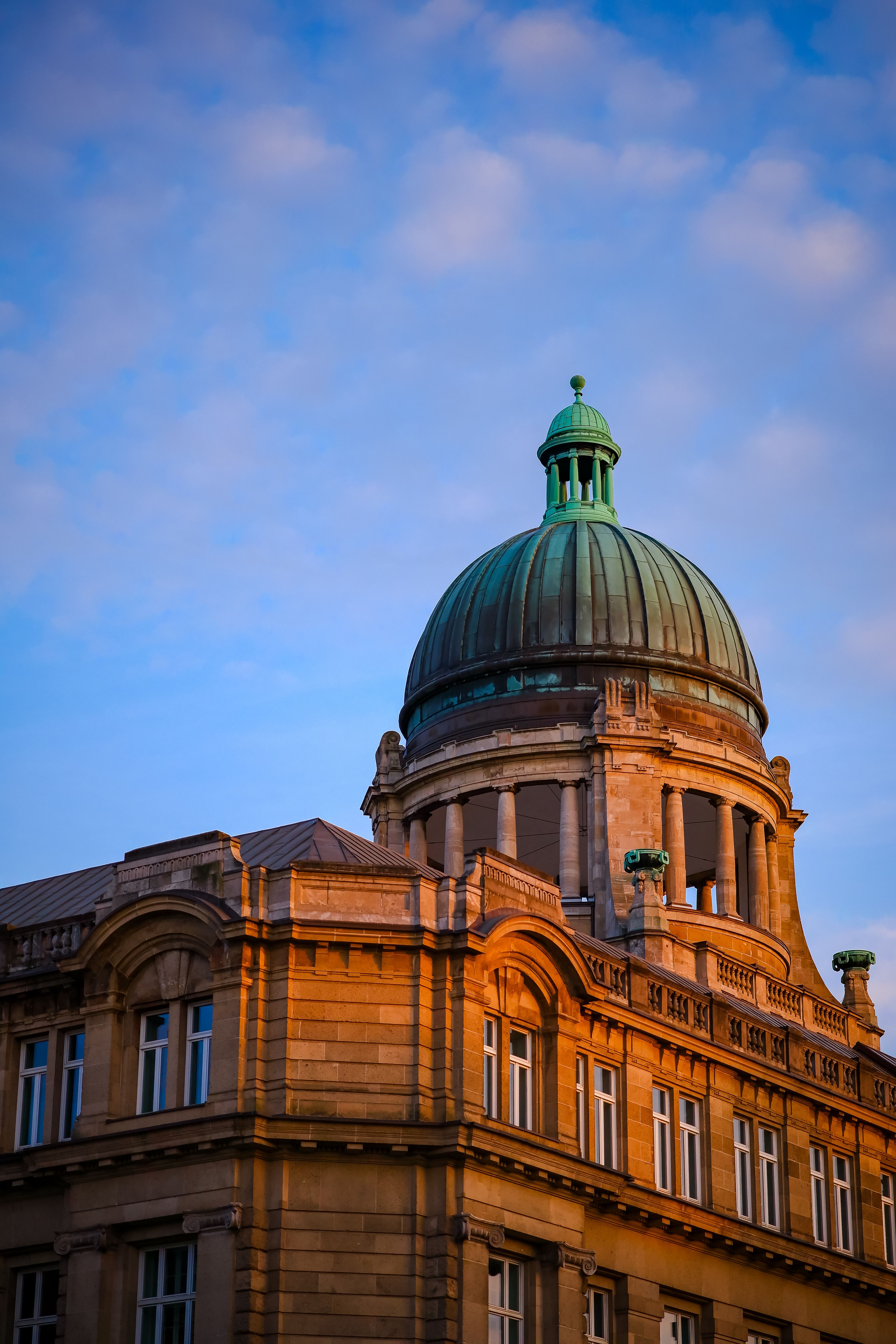 Historic Dome Building at Sunset · Free Stock Photo