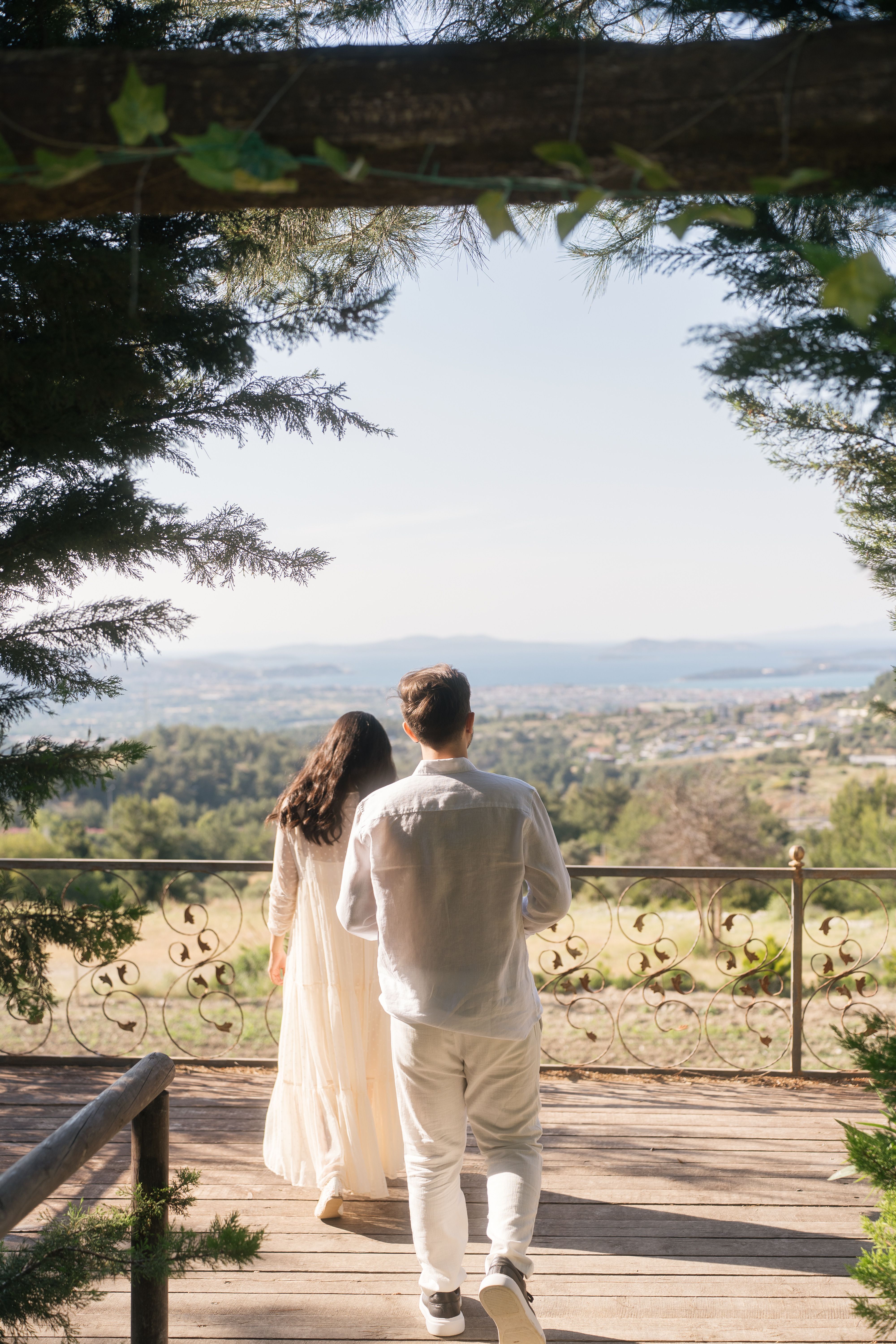 Romantic Couple Enjoying Scenic Mountain View · Free Stock Photo