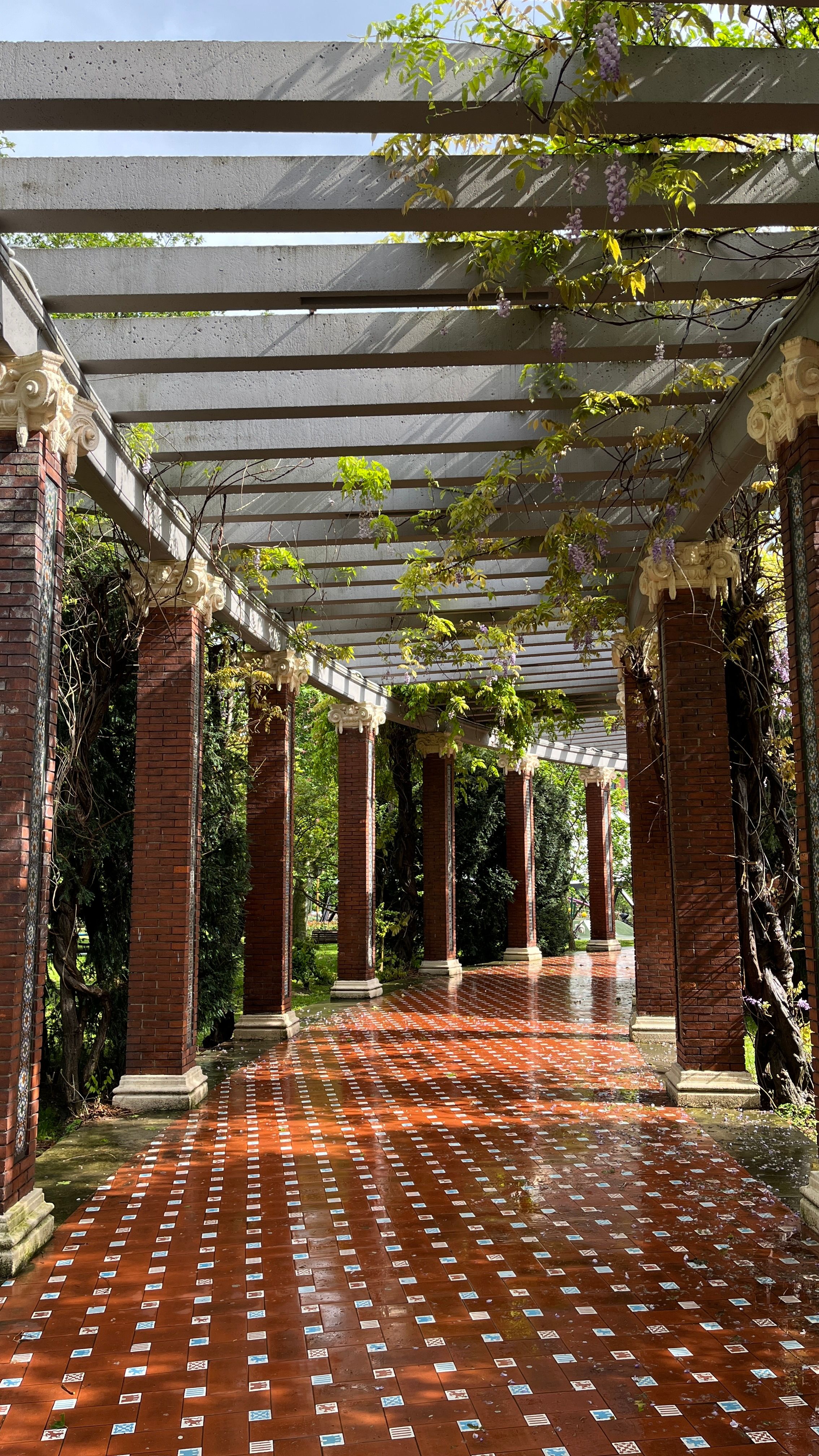 Outdoor Corridor Photos, Download The BEST Free Outdoor Corridor Stock ...