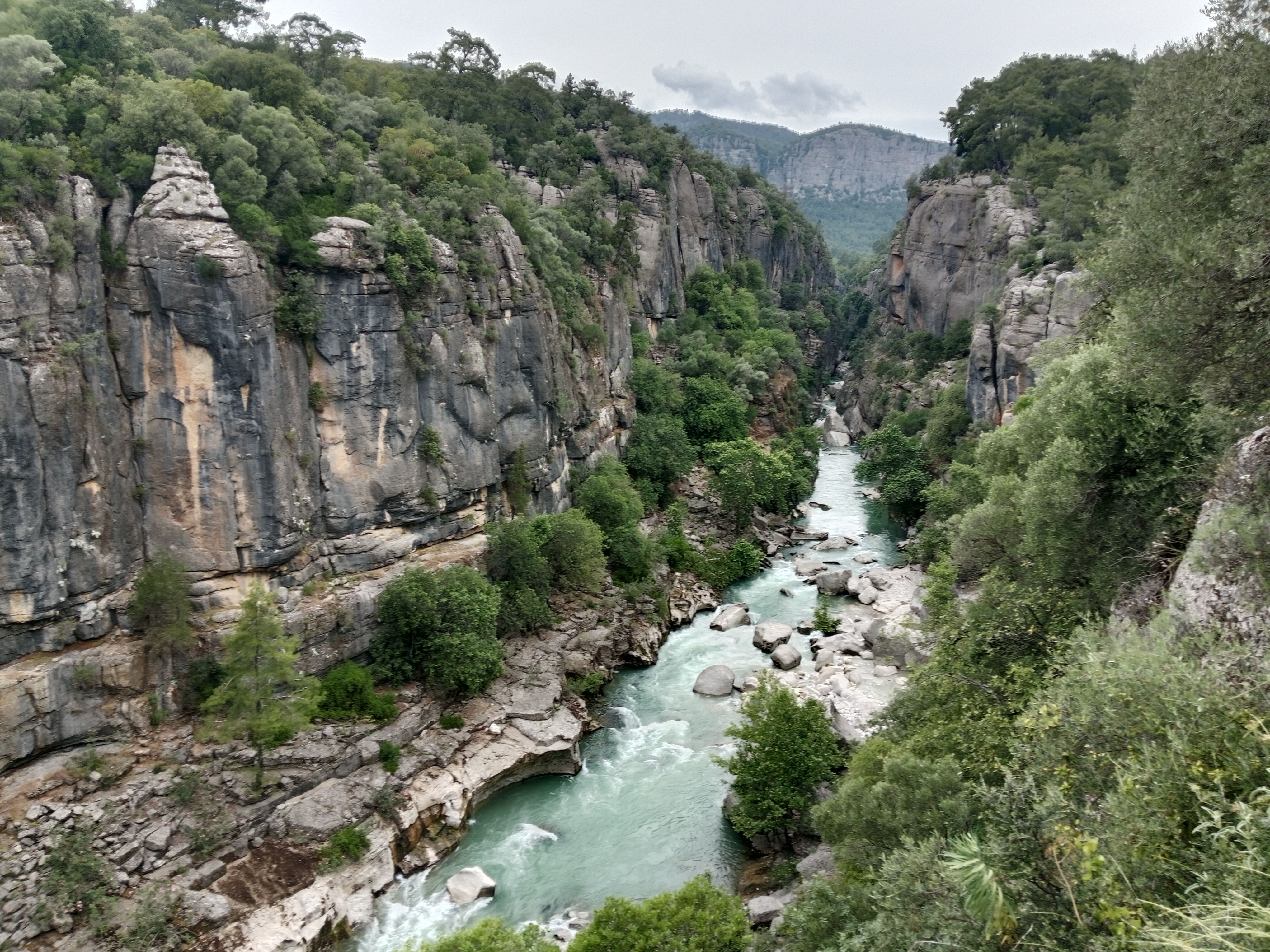 Stunning Gorge Landscape with Turquoise River · Free Stock Photo