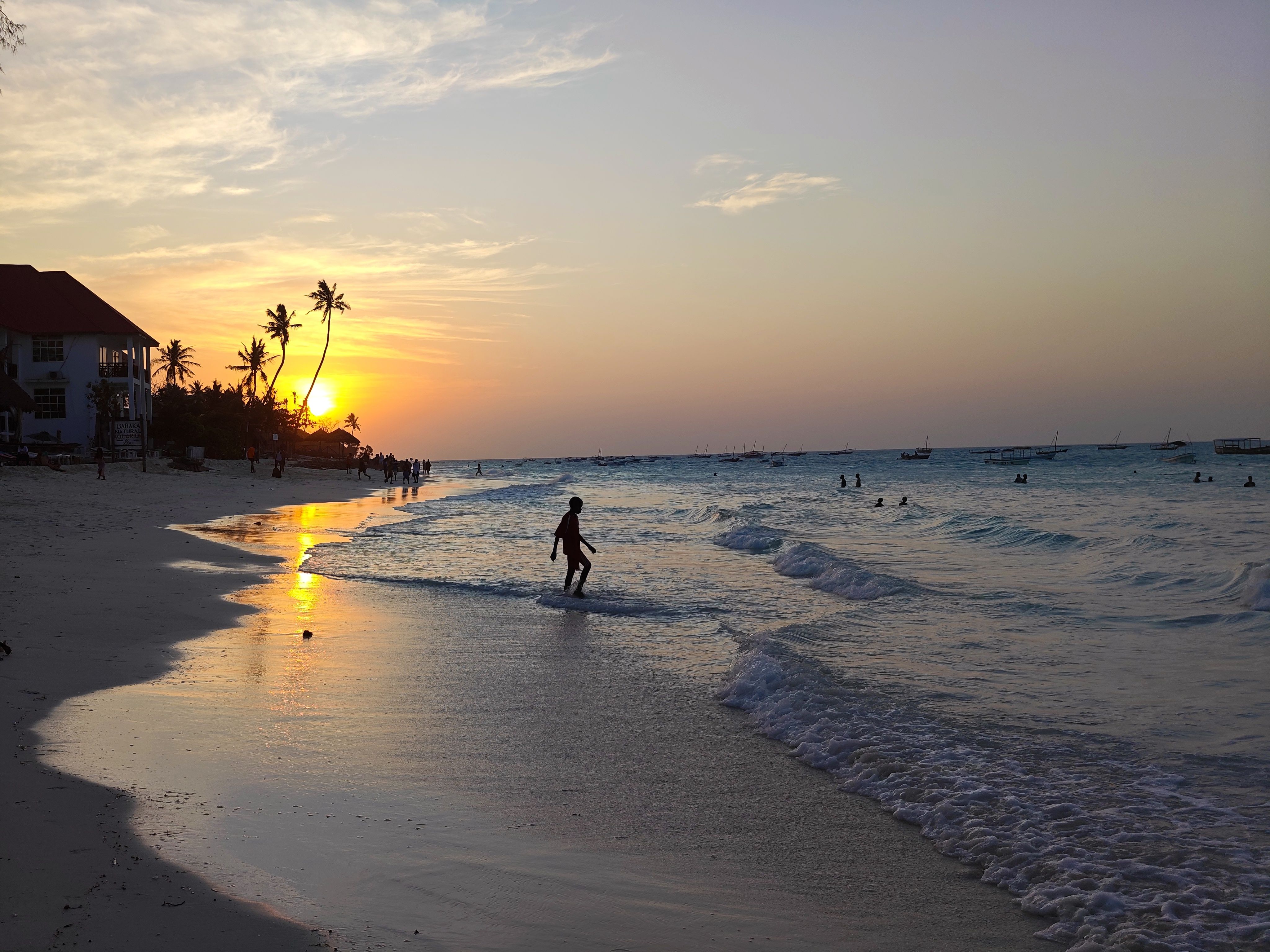 Beach + People Photos, Download The BEST Free Beach + People Stock ...