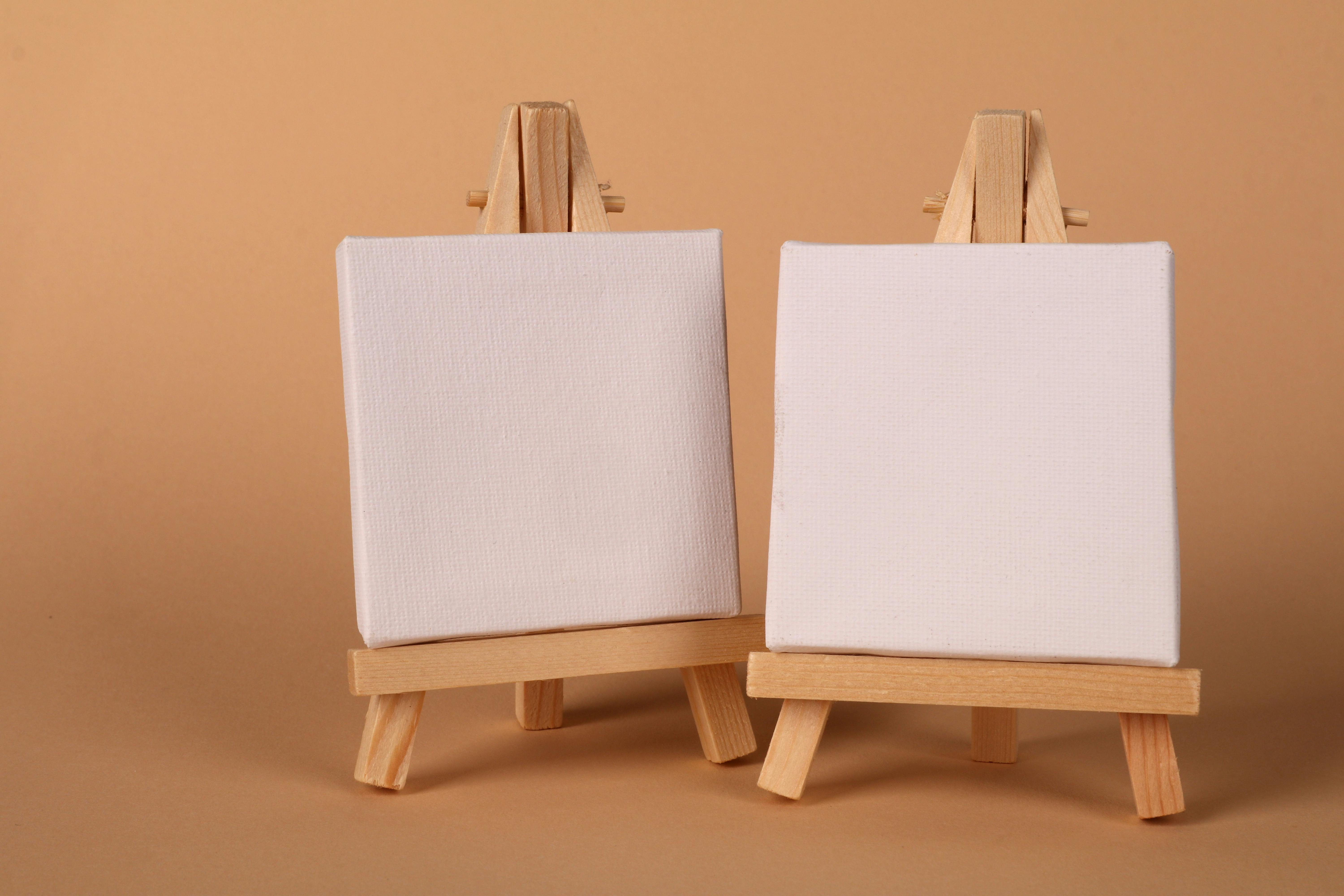 Canvas And Easel Photos, Download The BEST Free Canvas And Easel Stock ...