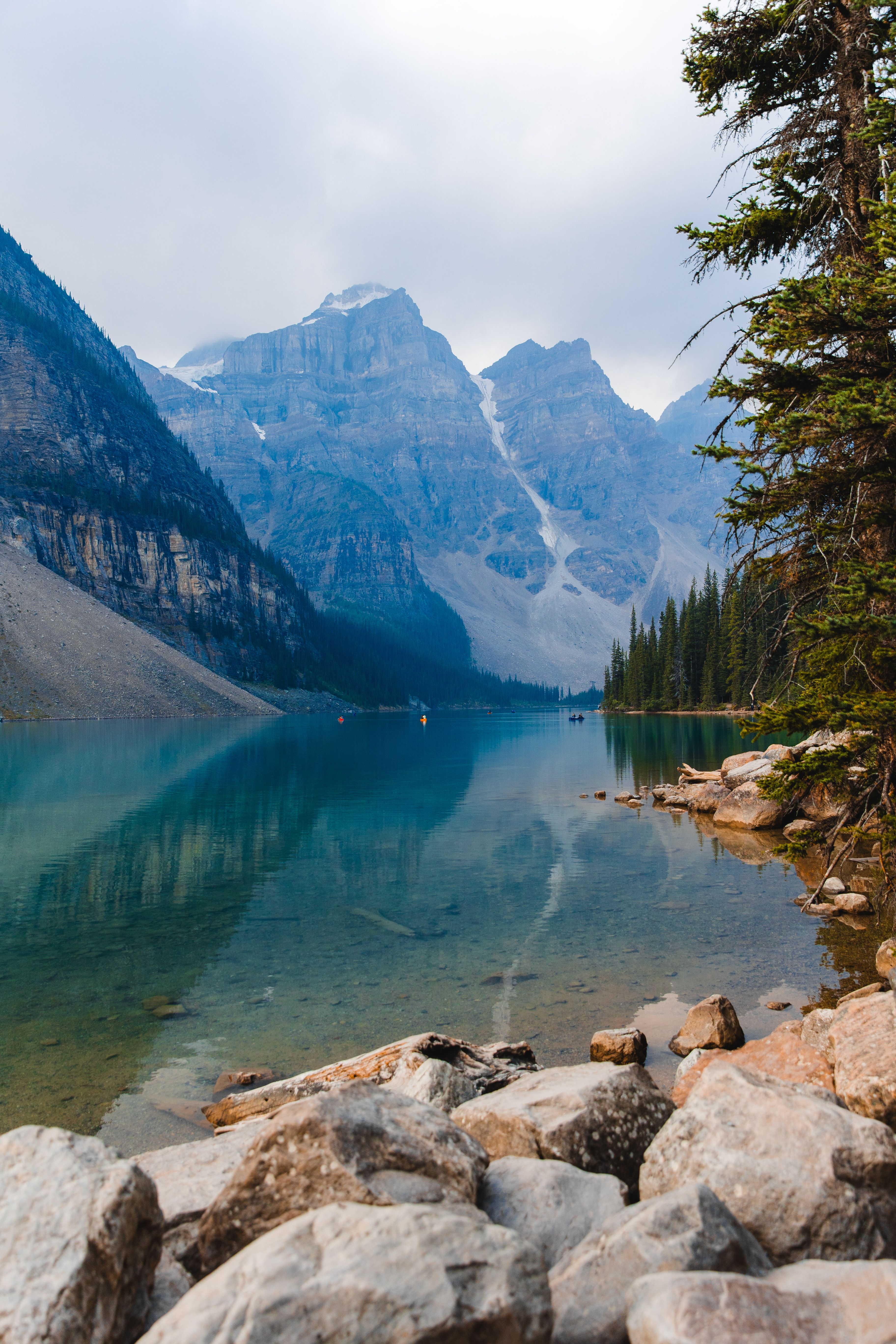 Vista Deslumbrante Do Lago Moraine No Parque Nacional De Banff · Foto ...