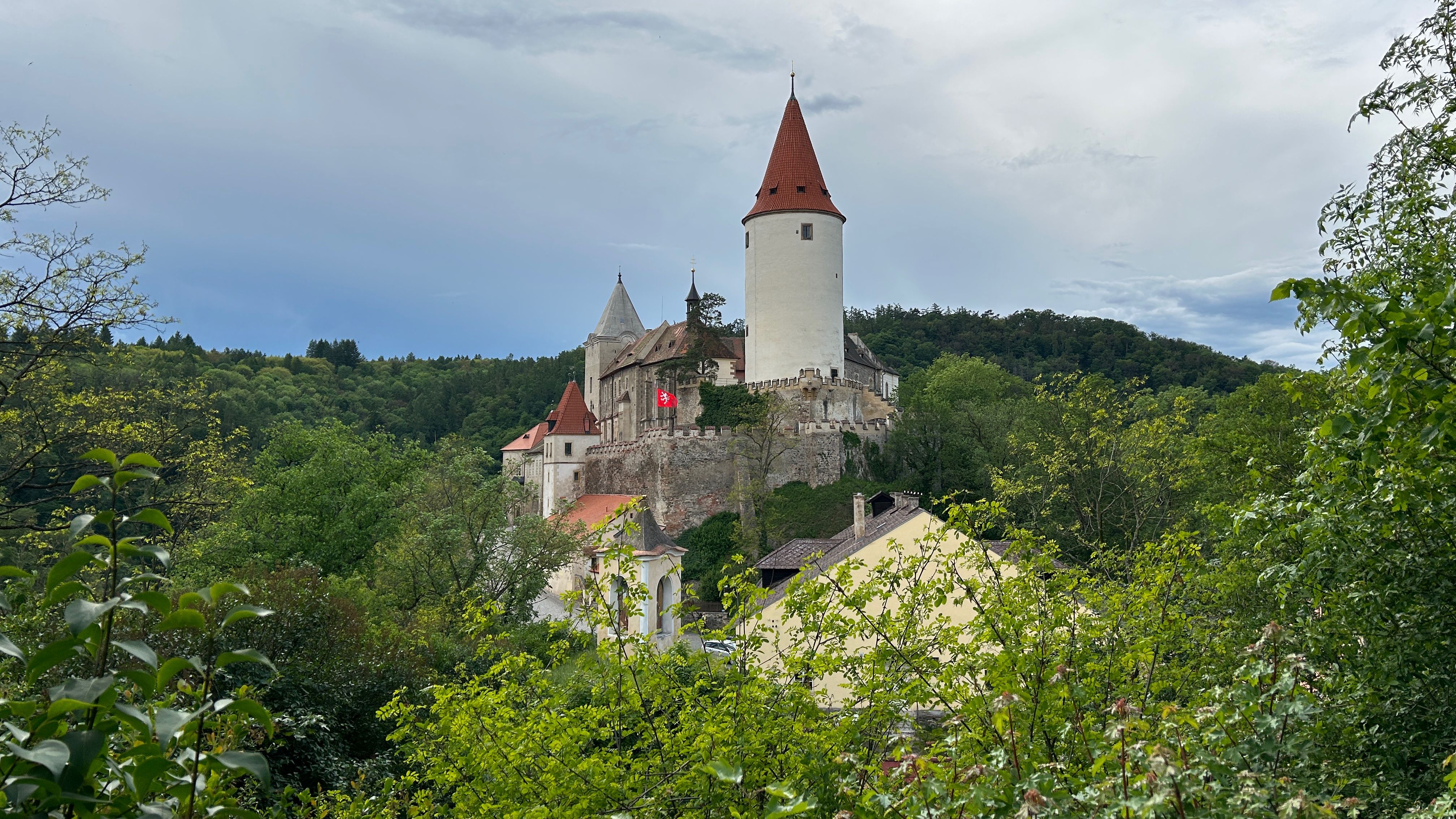 Majestoso Castelo Medieval De Křivoklát Na Paisagem Tcheca · Foto ...