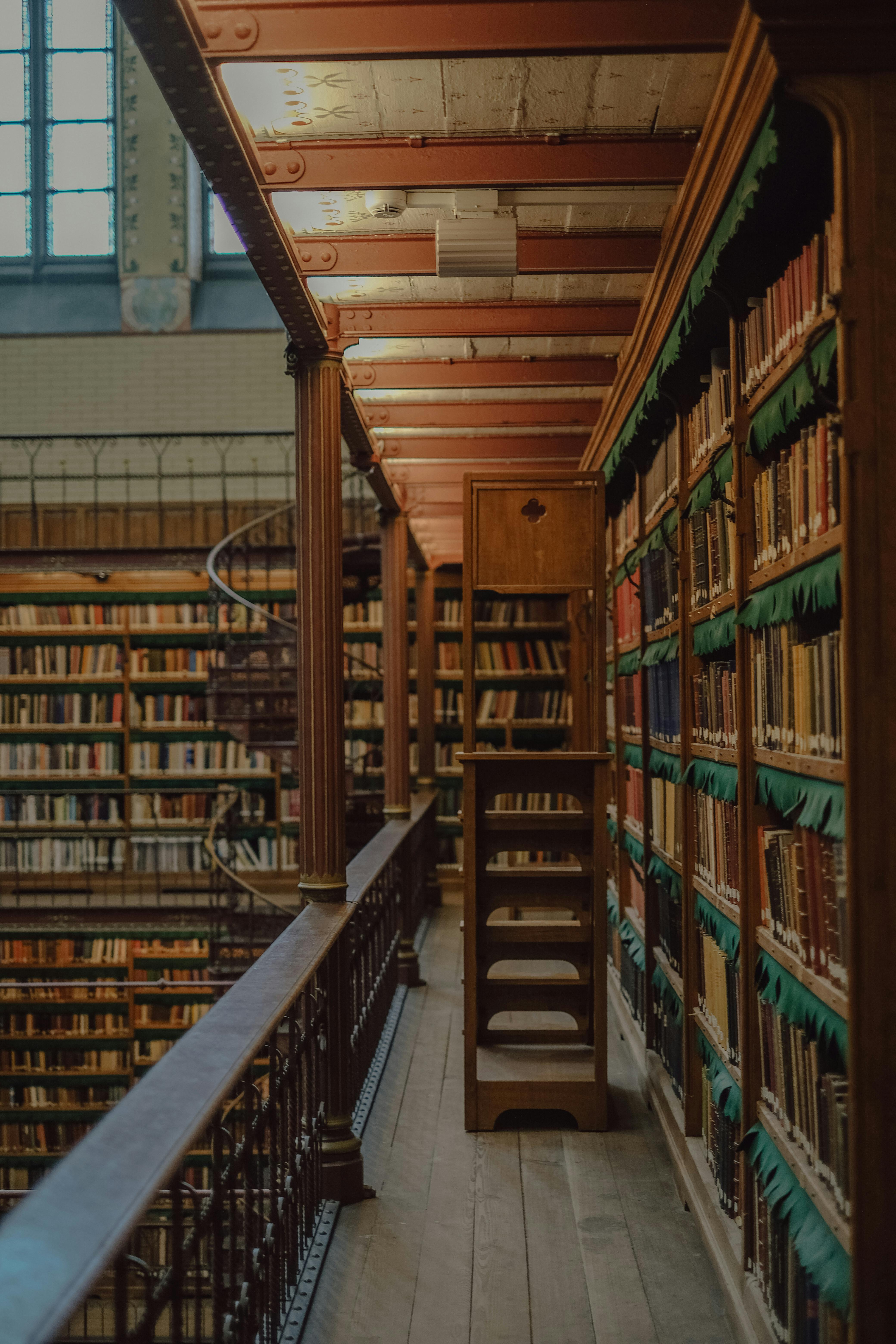 Old Library Photos, Download The BEST Free Old Library Stock Photos ...