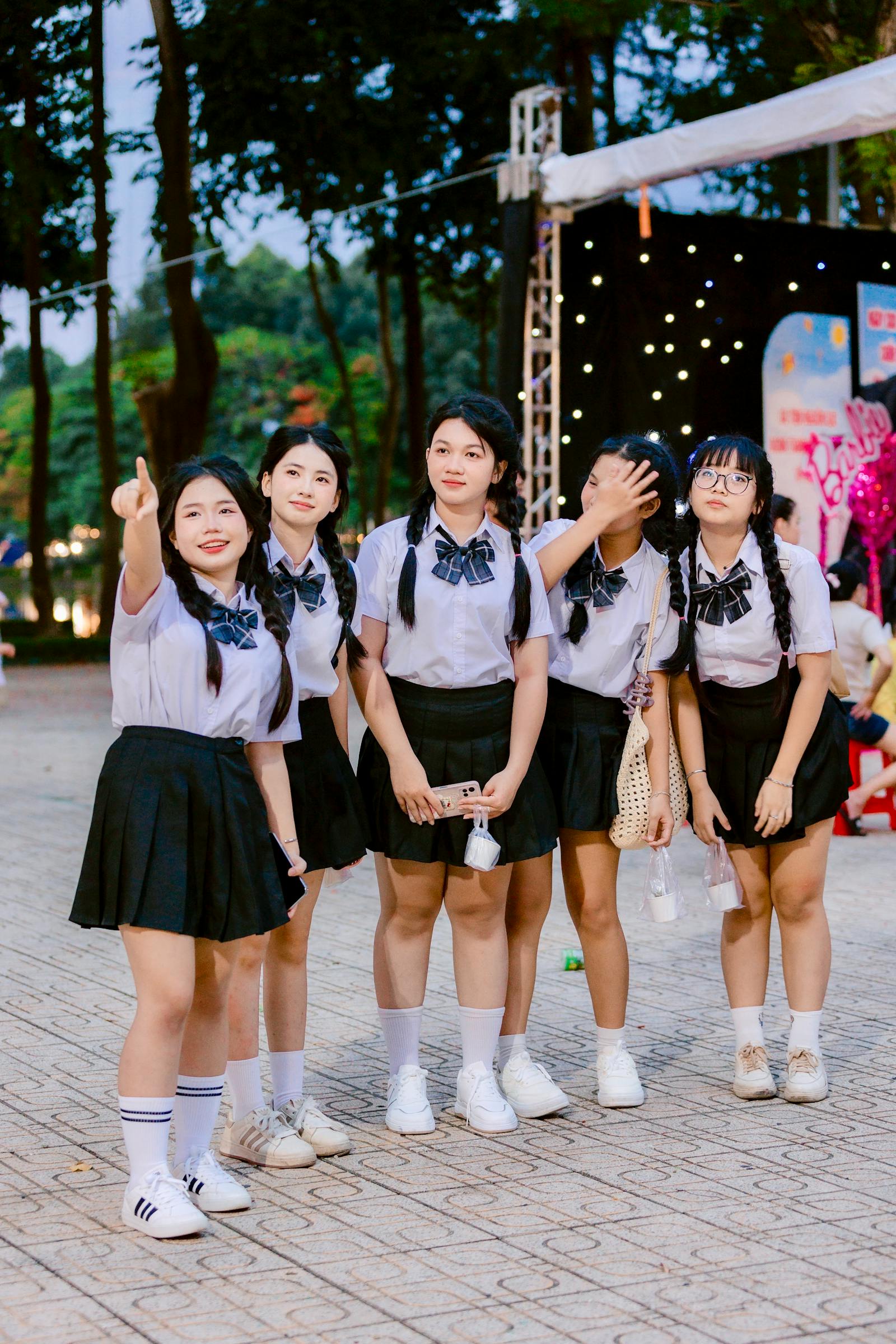 Brd+Teen+Gal Photos, Download The BEST Free Brd+Teen+Gal Stock Photos ...